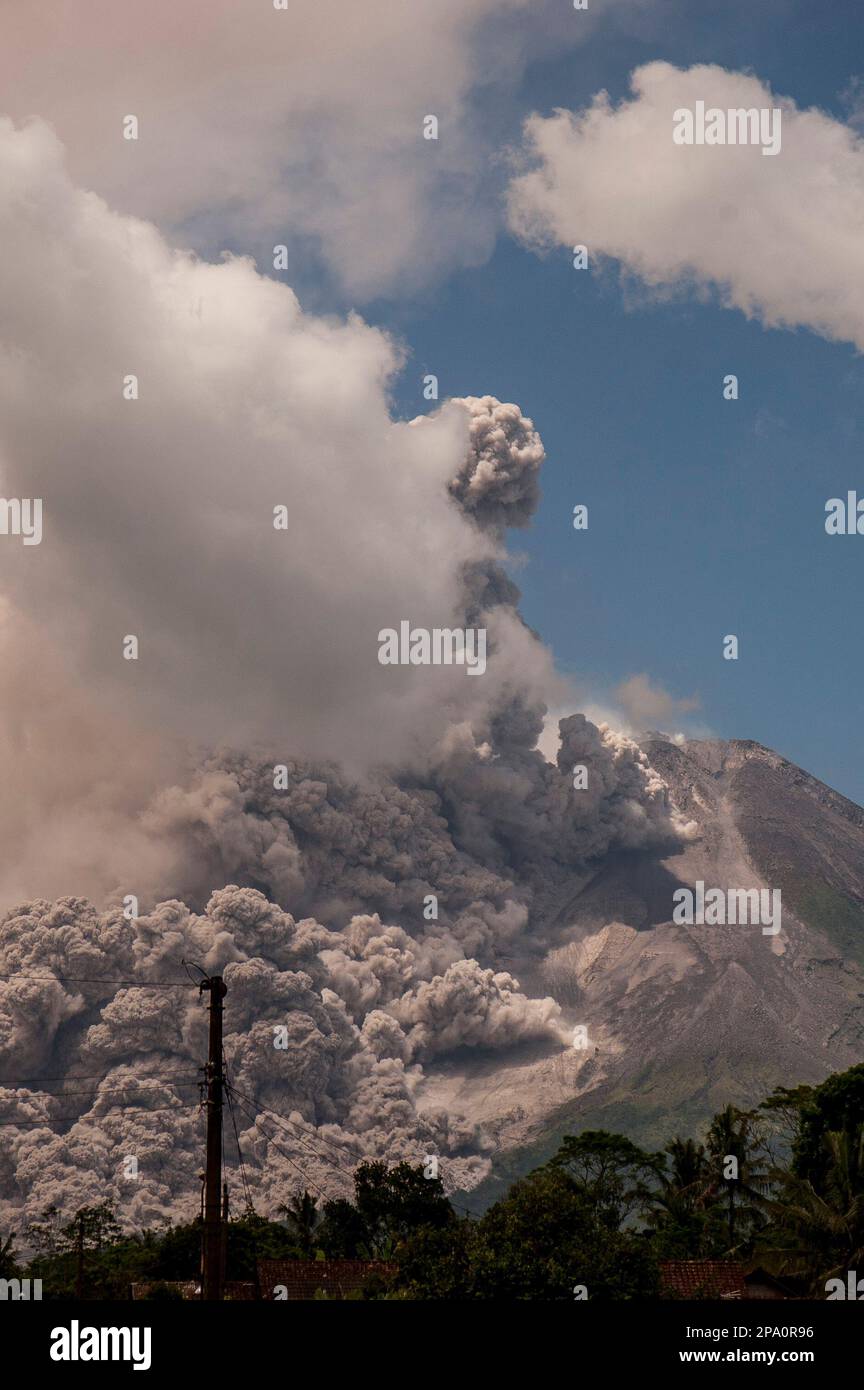Yogyakarta, Indonesia. 11th Mar, 2023. Volcanic materials spew out from ...