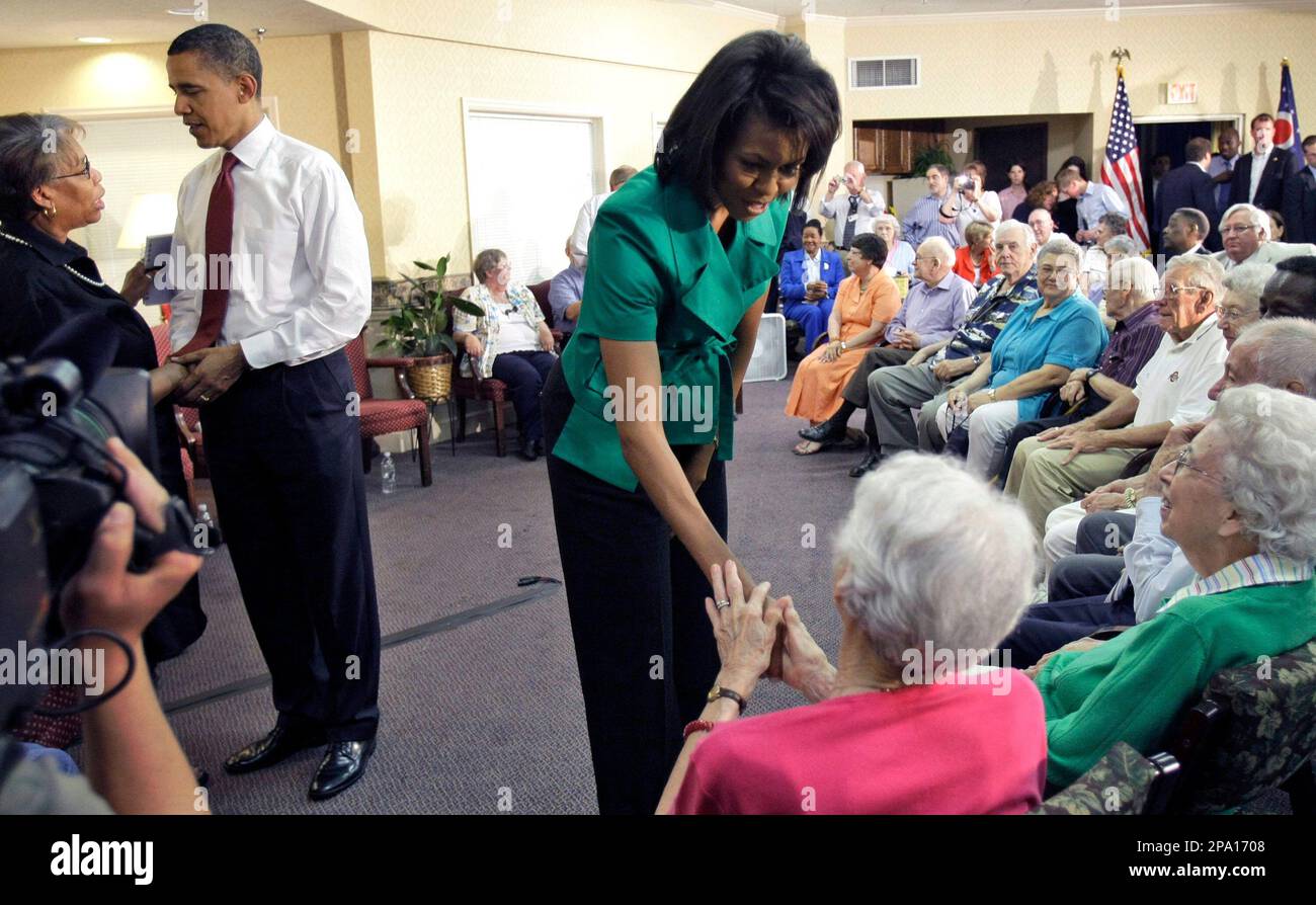 Democratic presidential candidate Sen. Barack Obama D-Ill., left, and ...