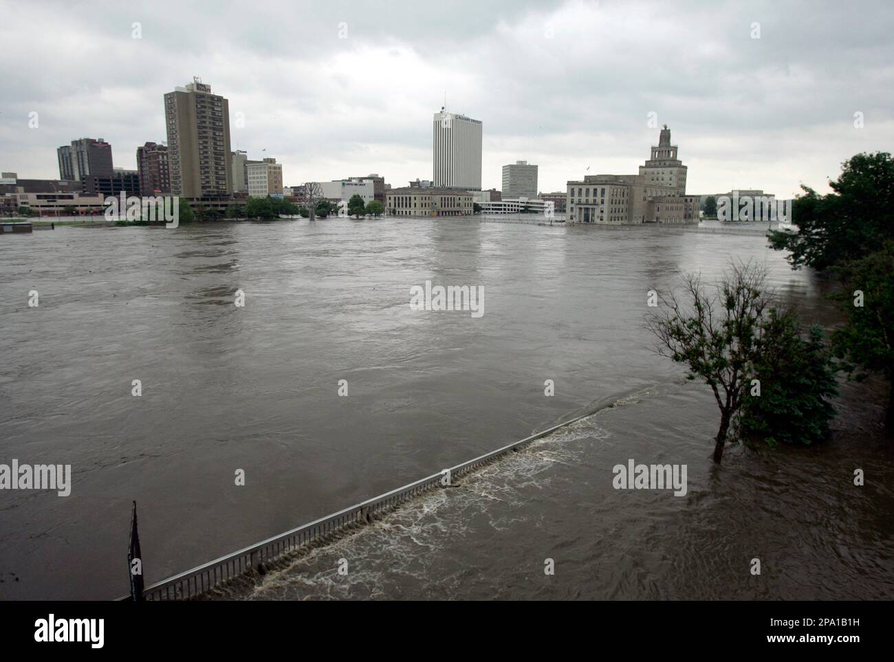 The Cedar River overflows its banks flooding downtown Cedar Rapids ...