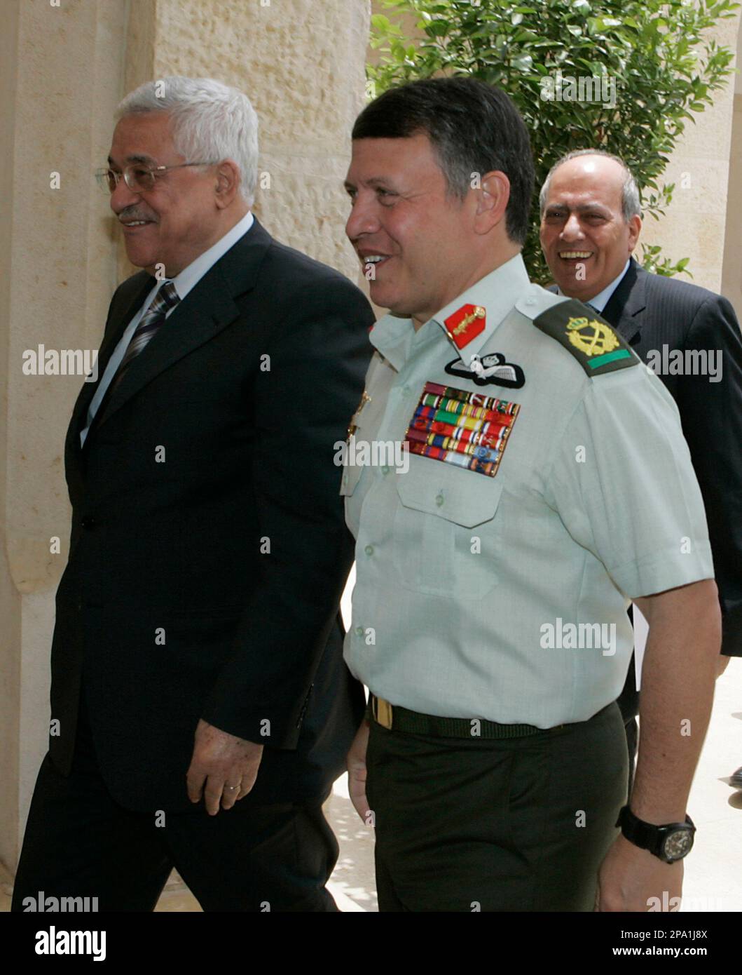 King Abdulllah II of Jordan, right, receives Palestinian President ...