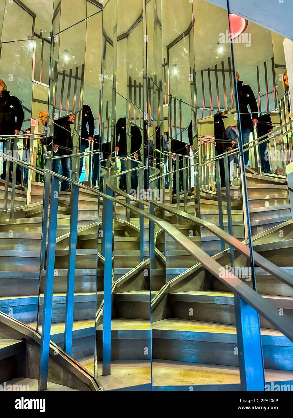 Unusual perspective paris hi-res stock photography and images - Alamy