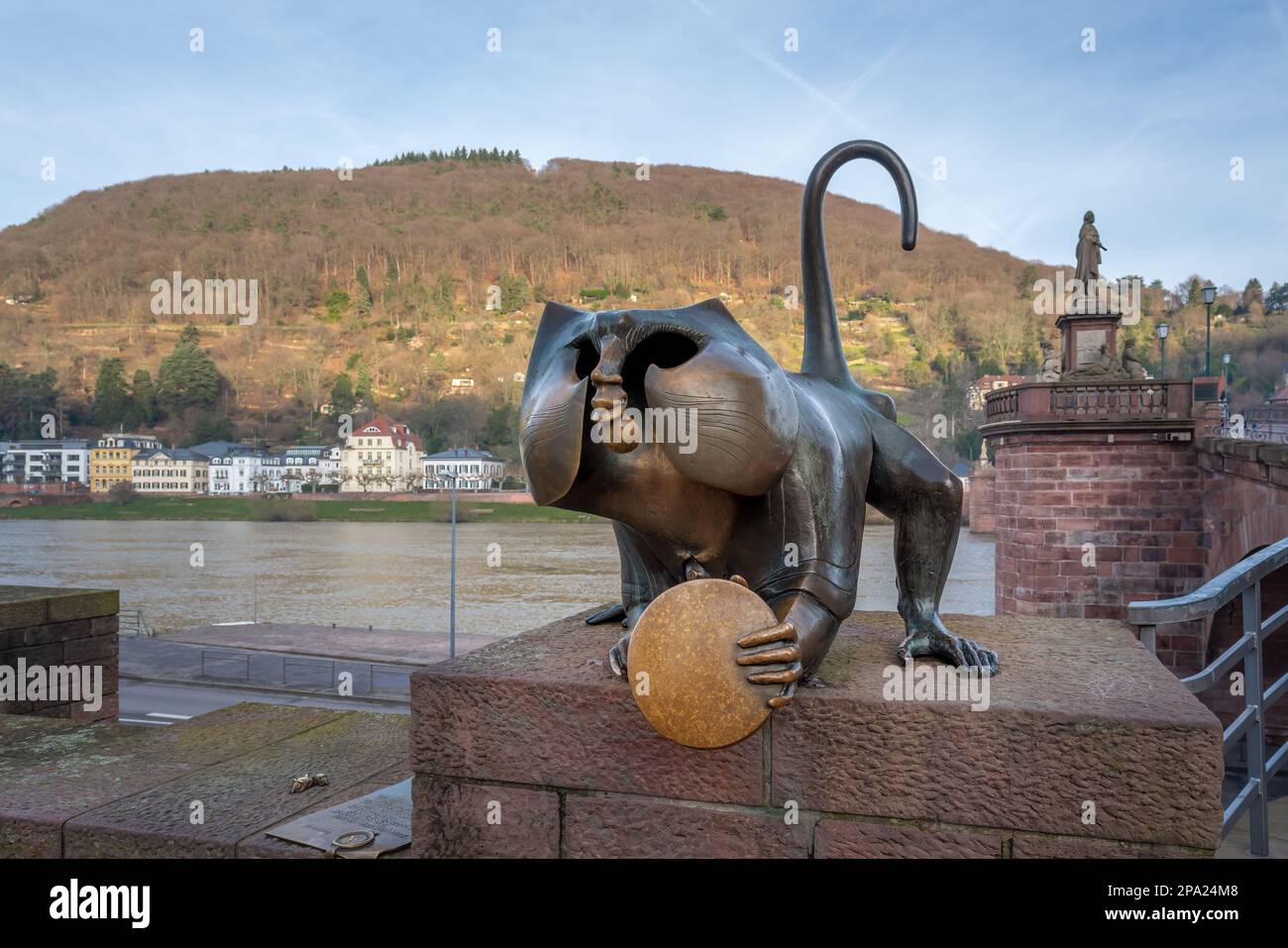 Bronze monkey statue hi-res stock photography and images - Alamy