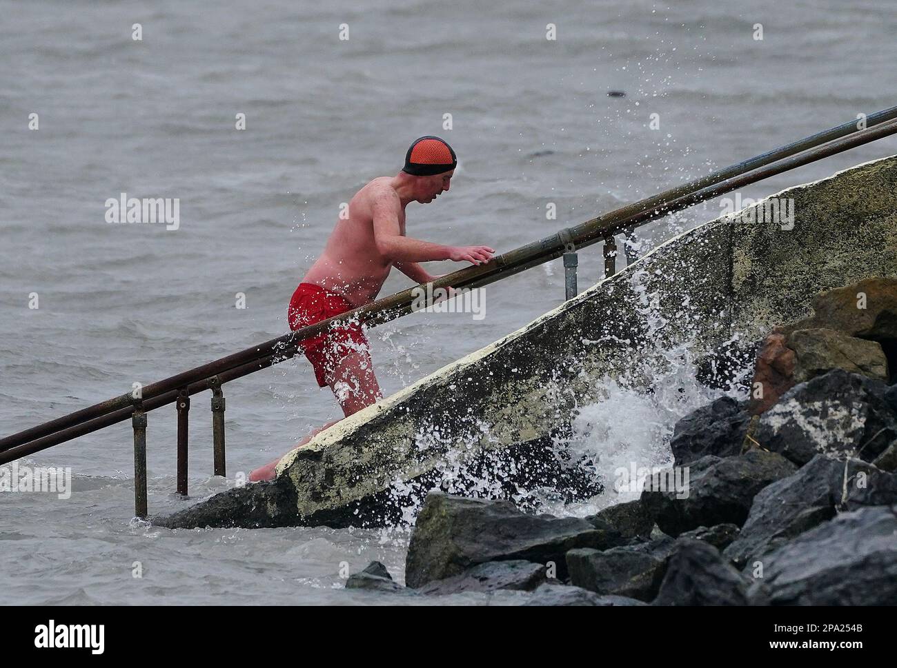 Windy day in dublin hi-res stock photography and images - Alamy
