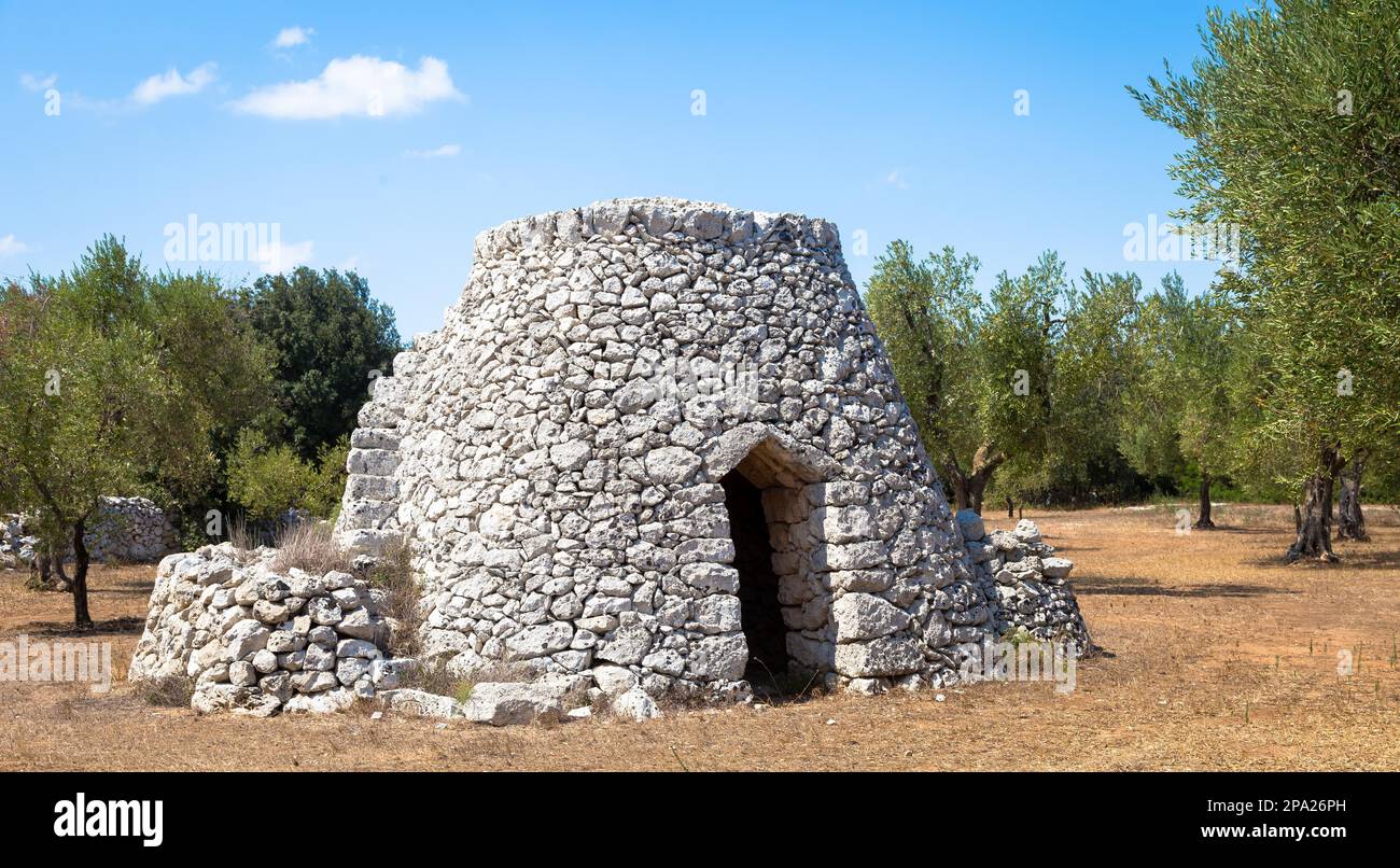 In Salento area, south of Italy, a traditional rural warehouse named ...