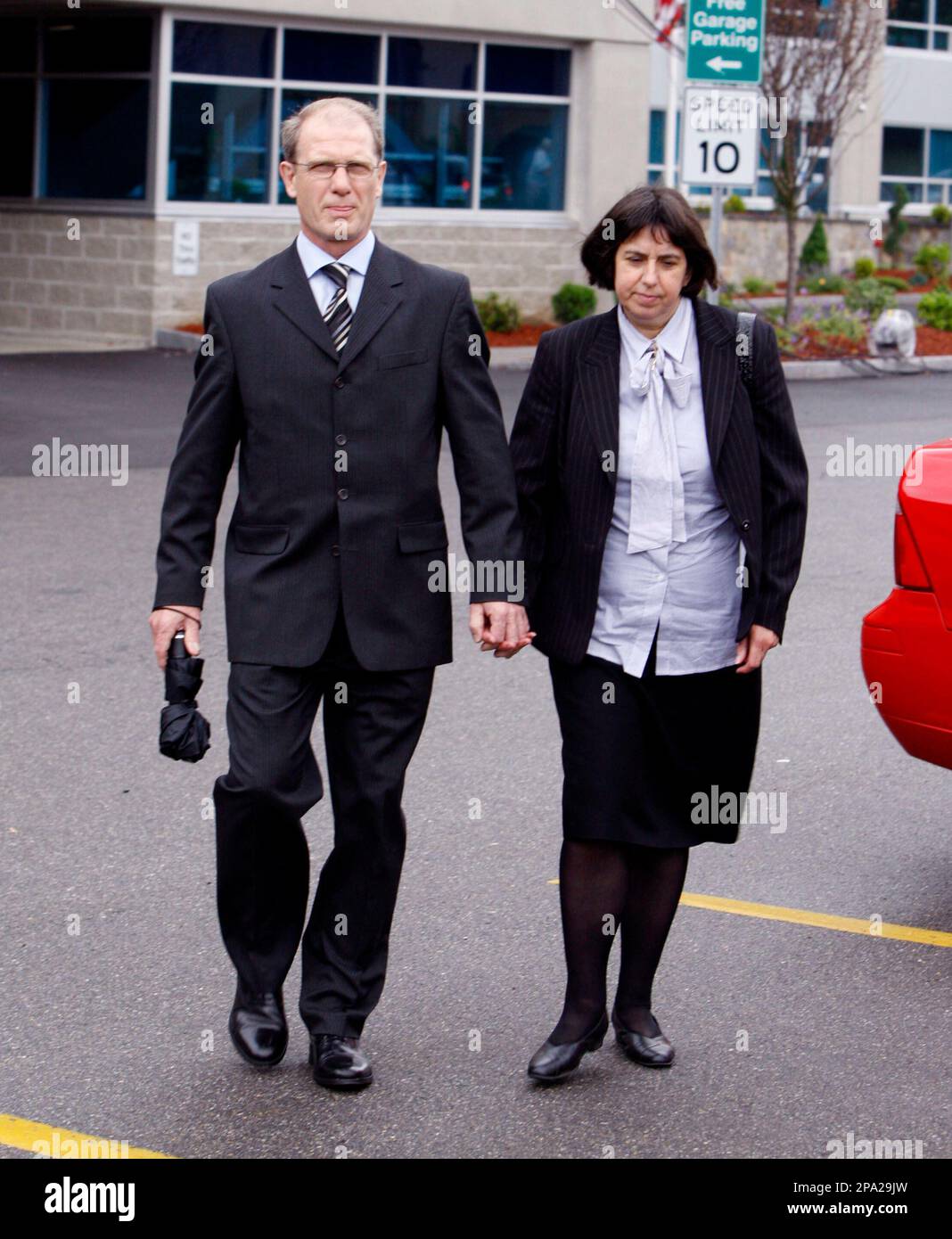 Cliff Entwistle, left, and Yvonne, right, parents of Neil Entwistle ...
