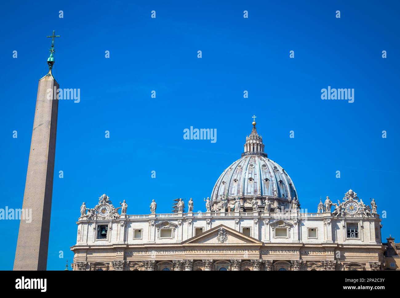 St Peter Basilica detail with a blue sky background for copy space - Rome, Vatican State Stock ...
