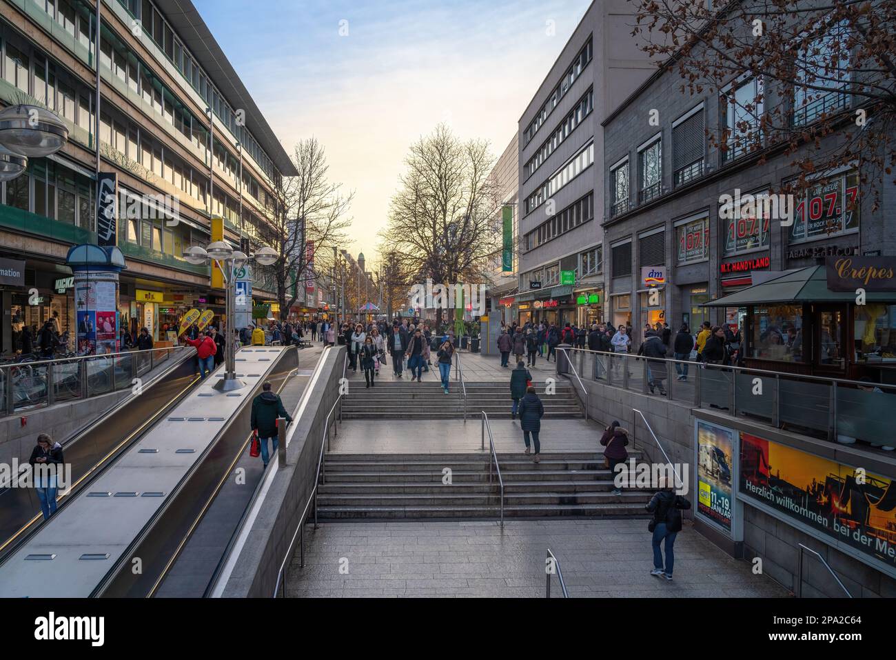Konigstrasse main shopping street - Stuttgart, Germany Stock Photo - Alamy