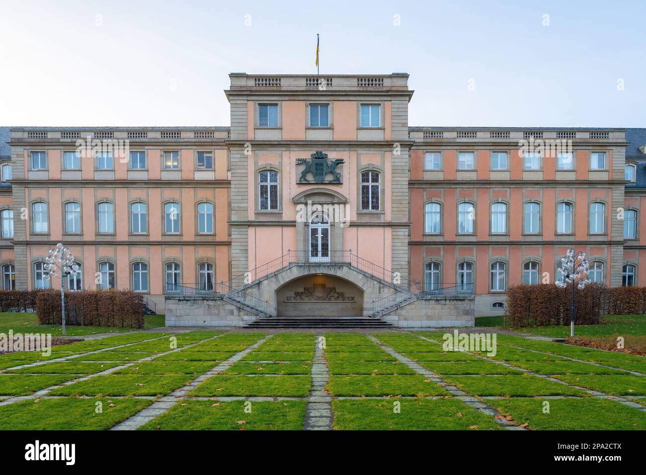 Neues Schloss (New Palace) view from Akademiegarten - Stuttgart ...