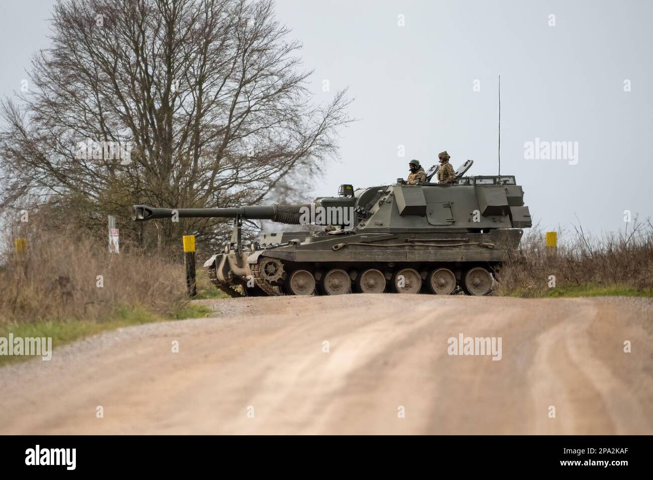 a British army military AS90 (AS-90 Braveheart Gun Equipment 155mm L131 ...