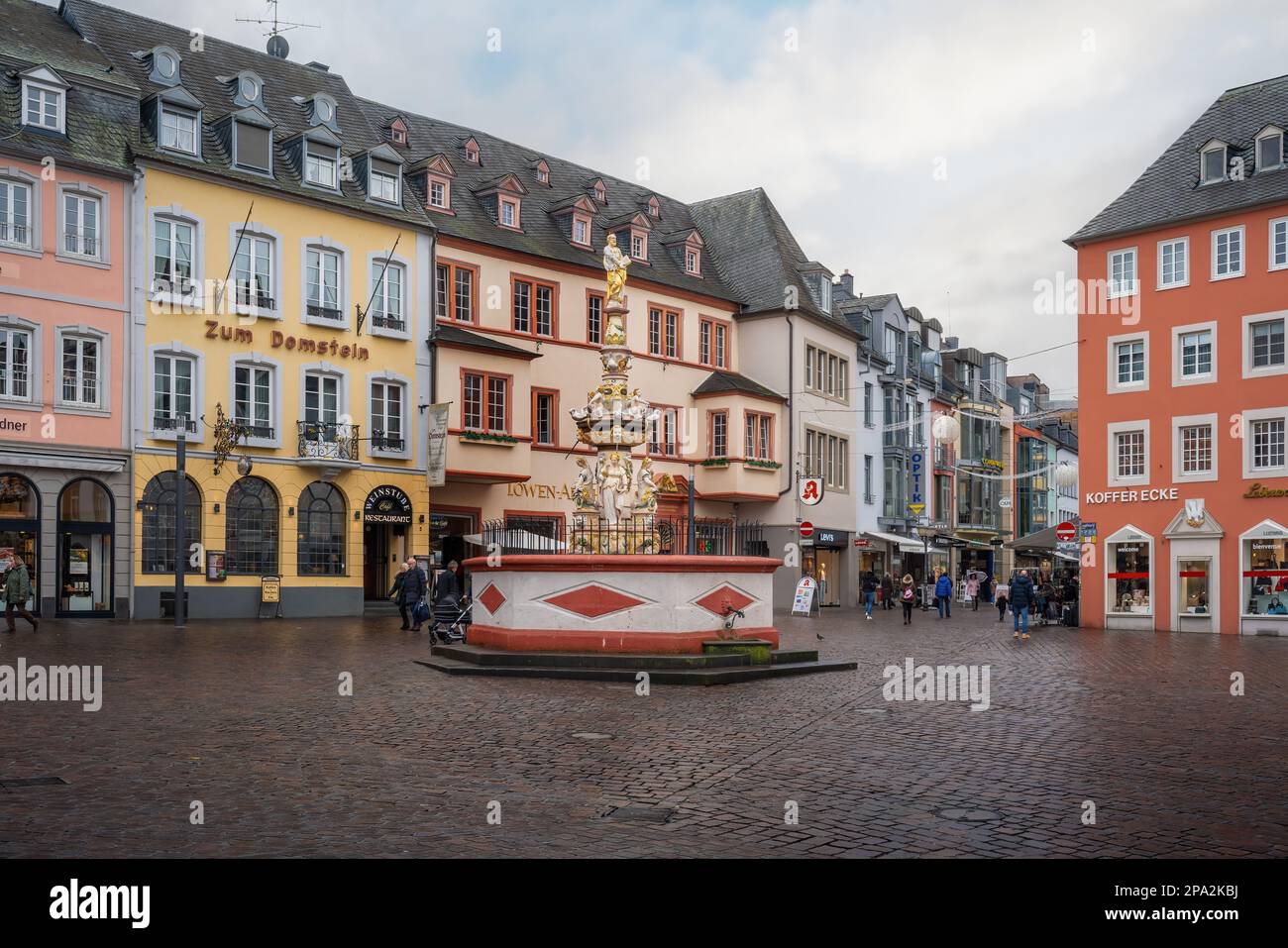 Saint Peter Fountain (Petrusbrunnen) at Hauptmarkt Square - Trier ...
