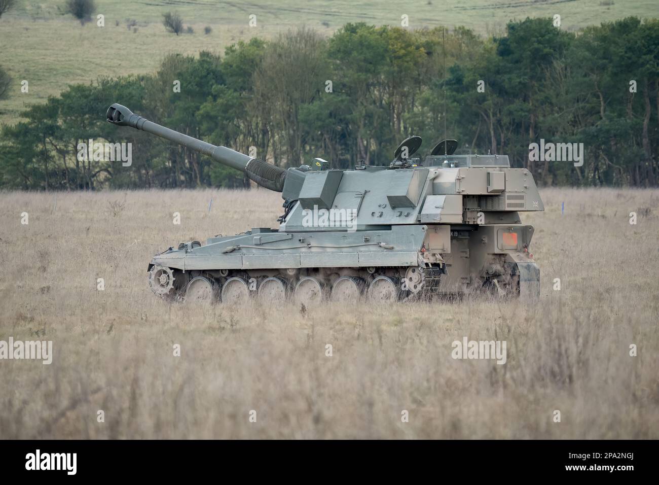 a British army military AS90 (AS-90 Braveheart Gun Equipment 155mm L131 ...