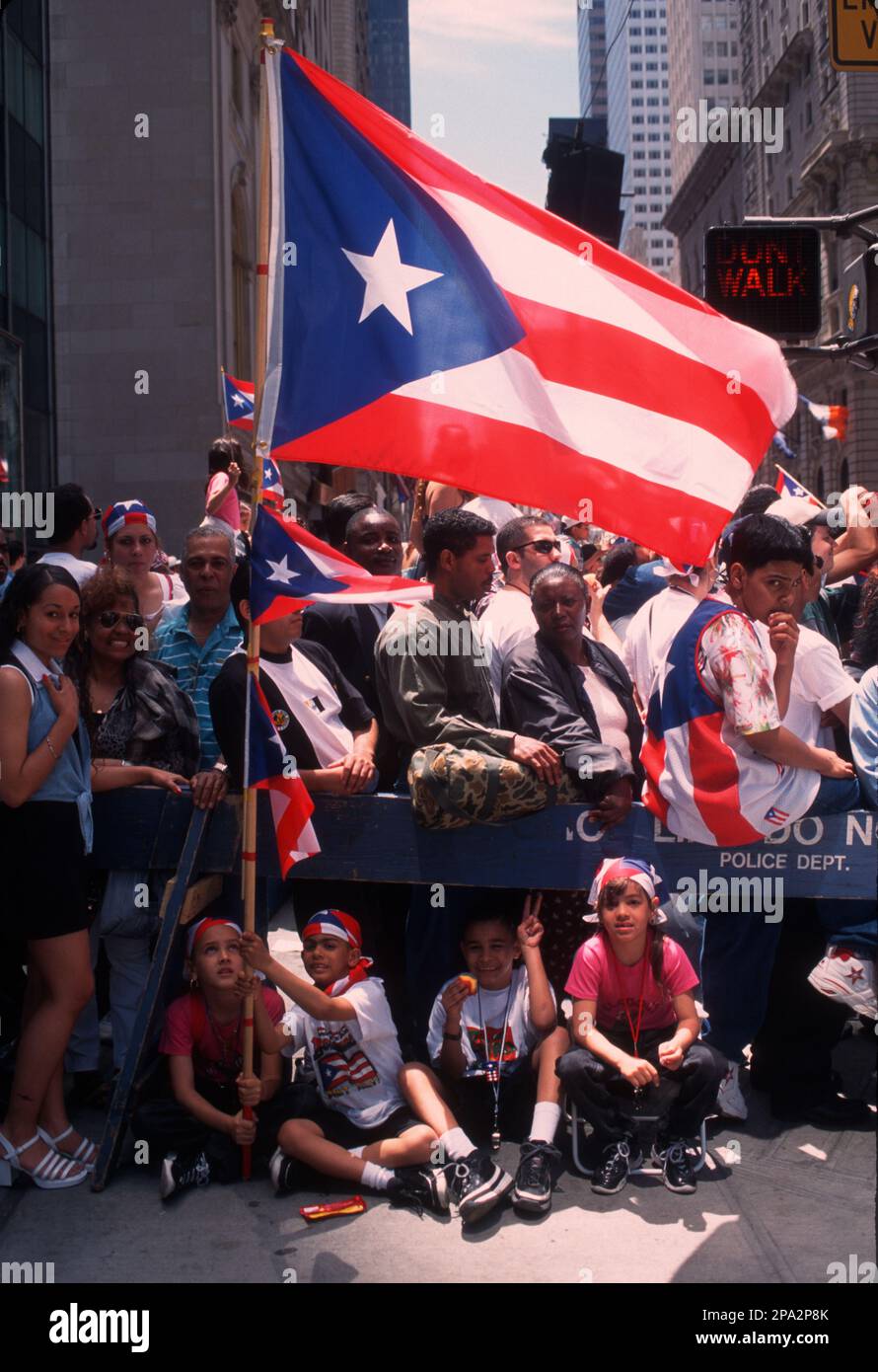 Enthusiastic spectators on the street to cheer on marchers in the ...