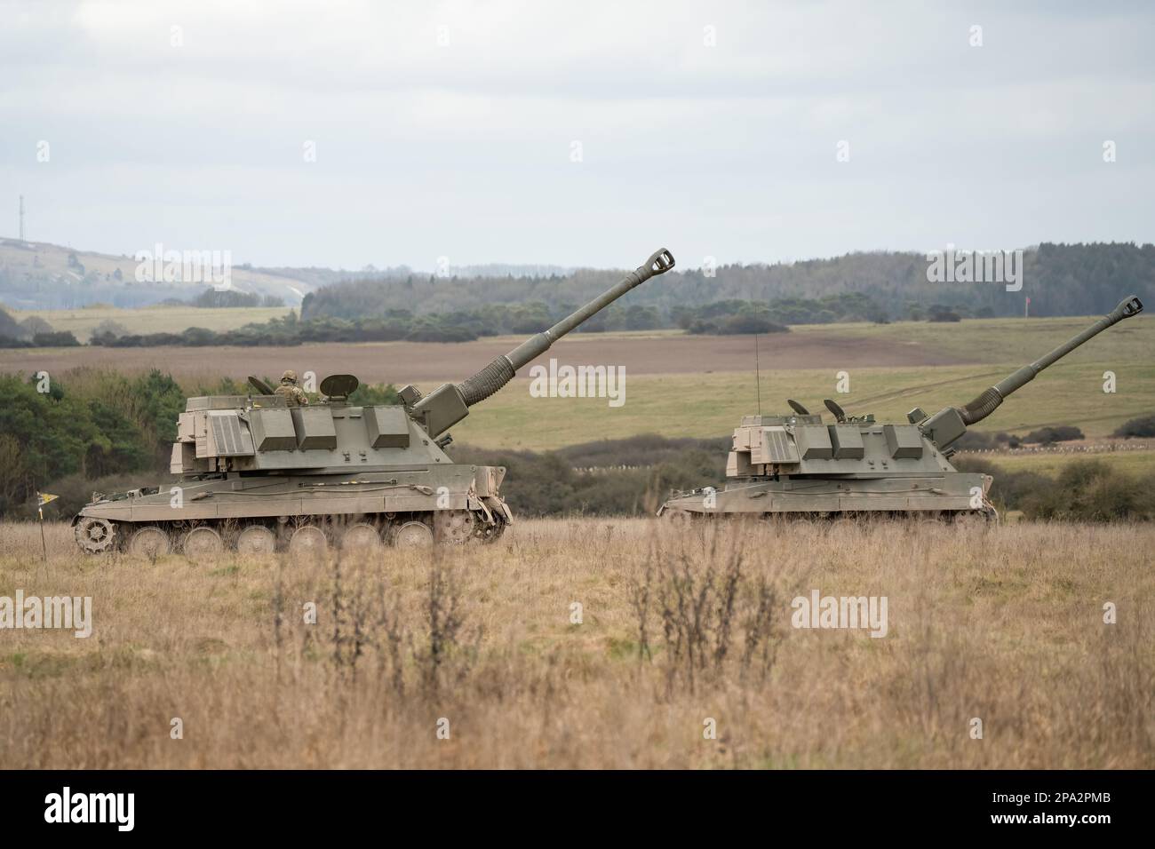 Two British army military AS90 (AS-90 Braveheart Gun Equipment 155mm ...