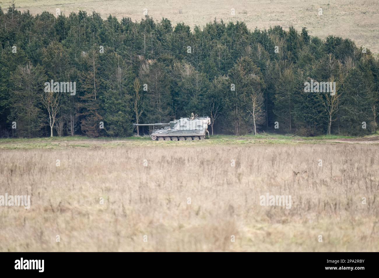 a British army military AS90 (AS-90 Braveheart Gun Equipment 155mm L131 ...