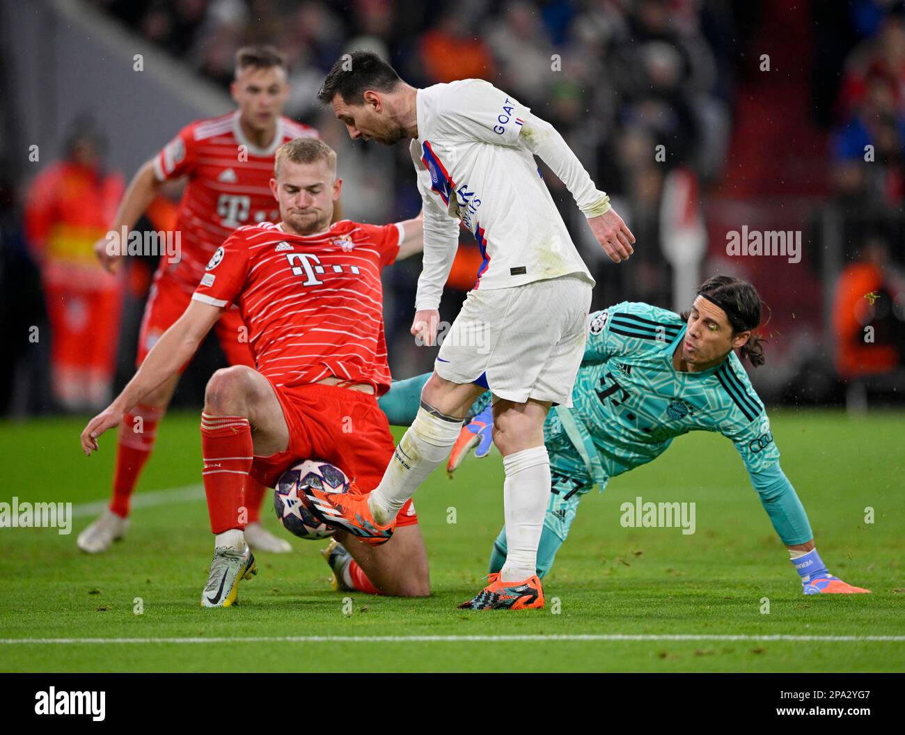 Penalty area scene, goal area scene duel Lionel Messi FC Paris Saint ...