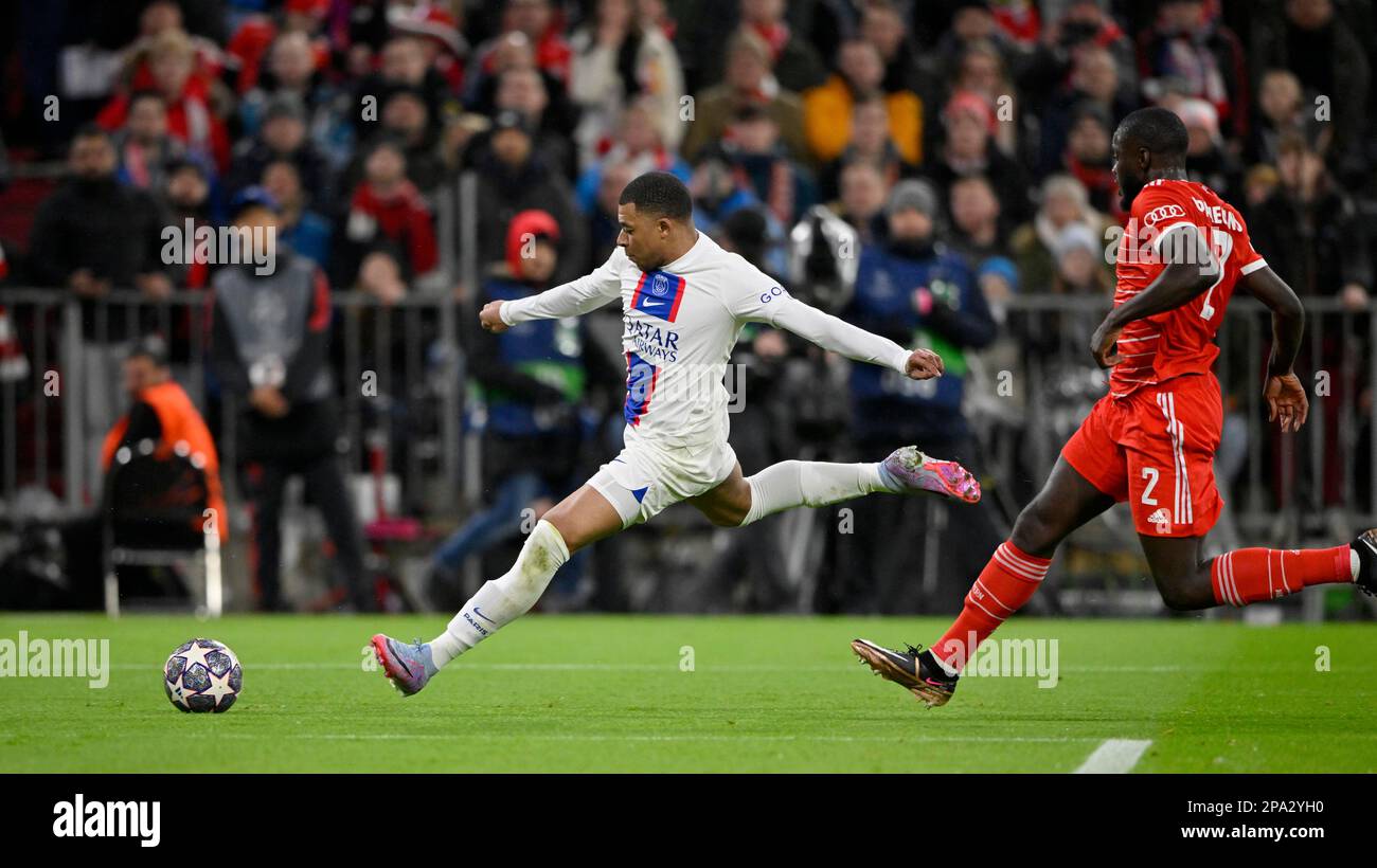 Dayot upamecano fc bayern de múnich hi-res stock photography and images ...