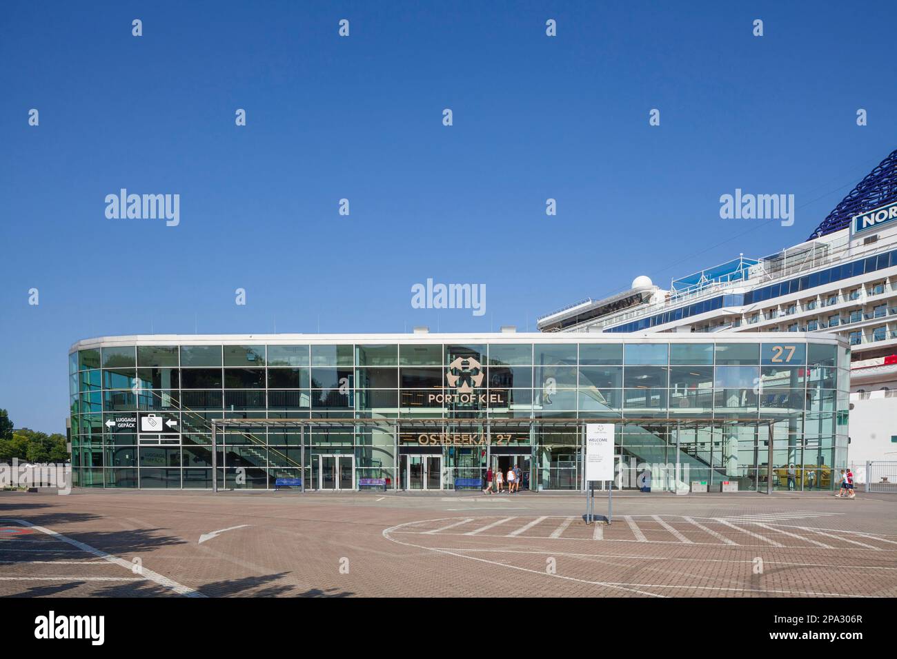 Ferry terminal ostseekai hi-res stock photography and images - Alamy