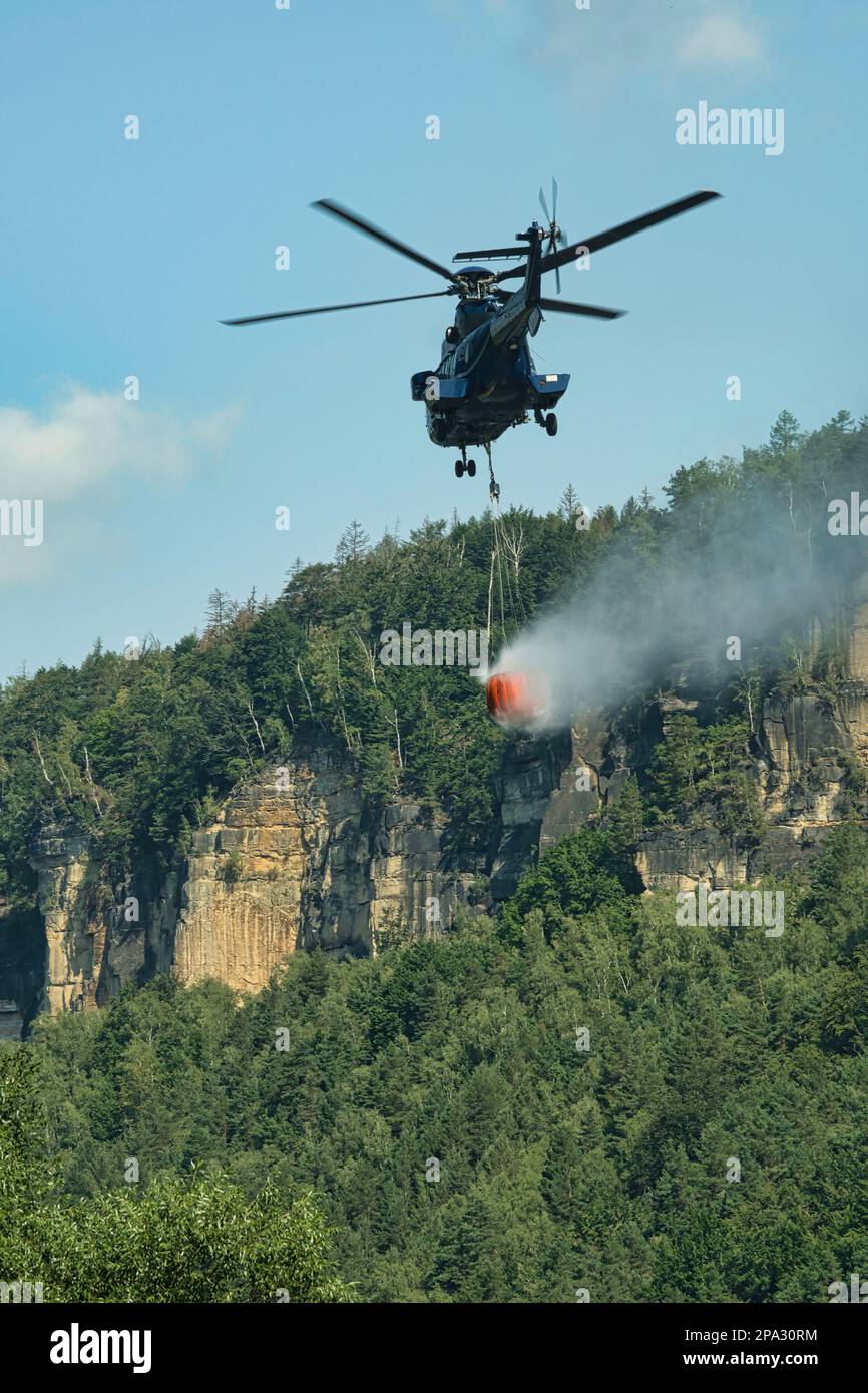 Helicopter rescue basket hi-res stock photography and images - Alamy