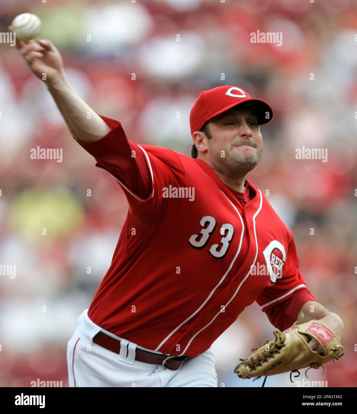 Cincinnati Reds pitcher Josh Fogg pitches against the Atlanta Braves in ...