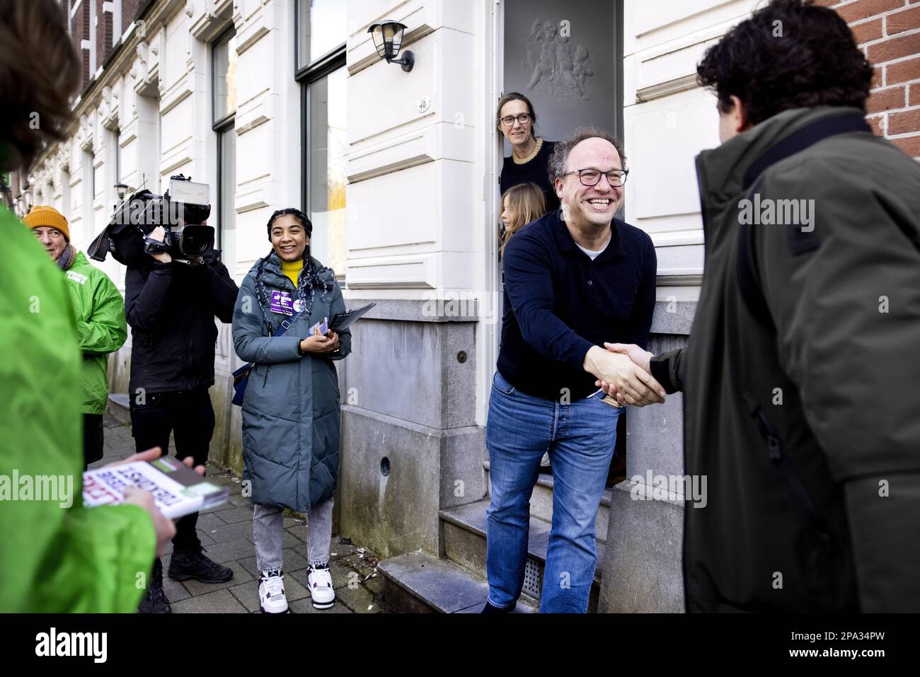 ROTTERDAM - GroenLinks leader Jesse Klaver is handing out flyers in ...