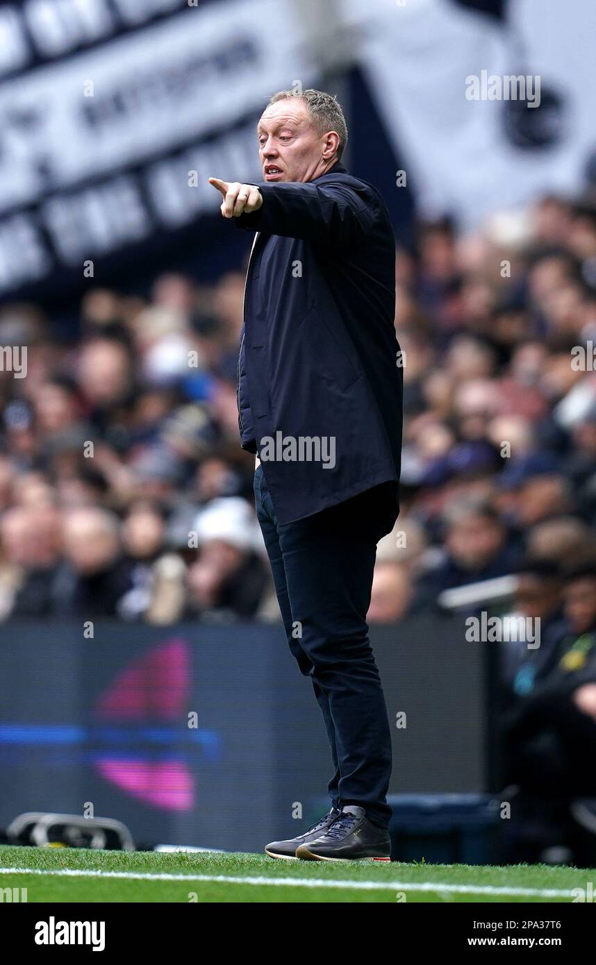 Nottingham Forest manager Steve Cooper on the touchline during the ...