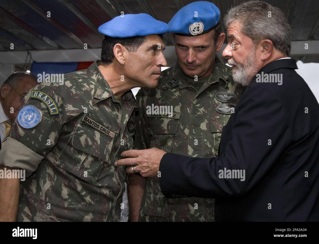 U.N. Military commander Brazilian General Carlos Alberto dos Santos ...