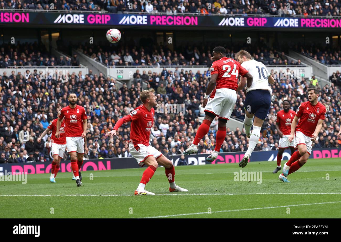Harry kane spurs scoring hi-res stock photography and images - Alamy