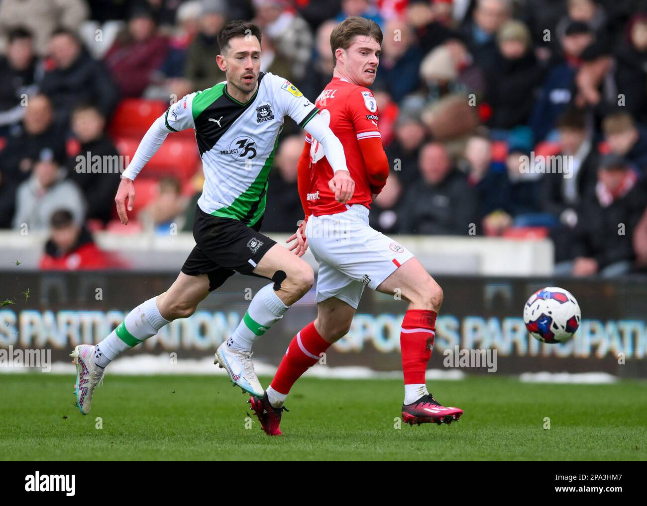 Ryan Hardie #9 of Plymouth Argyle attacking during the Sky Bet League 1 ...
