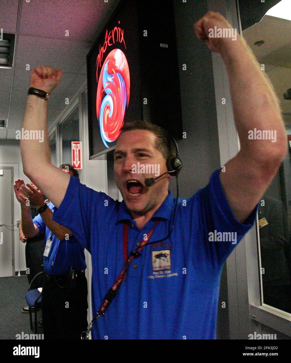 Project manager Barry Goldstein reacts at the Jet Propulsion Laboratory ...