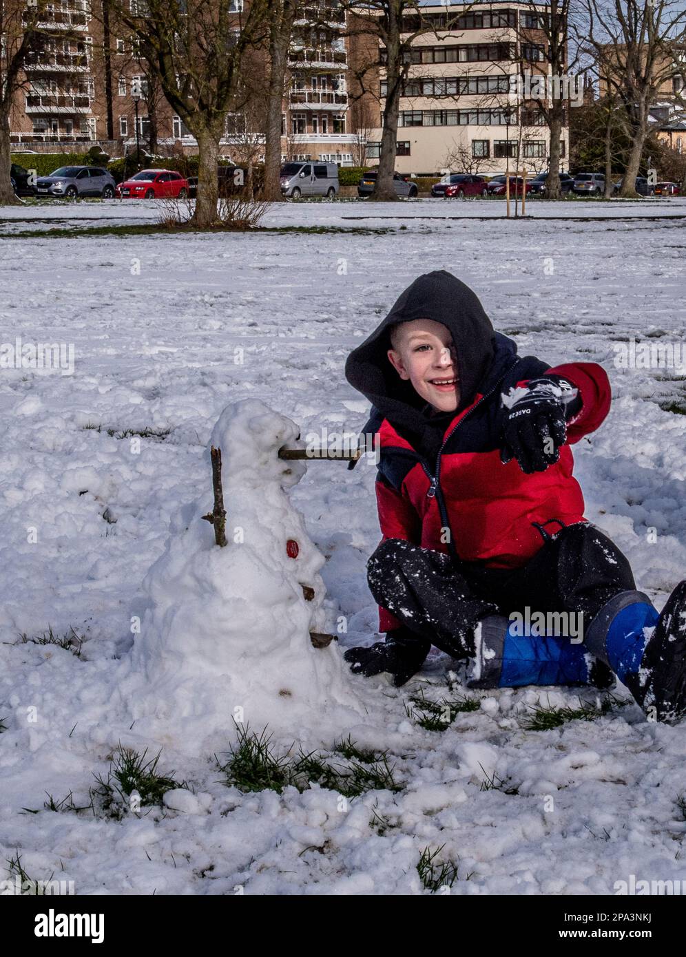 Harrogate, UK. 11th Mar, 2023. As the sun was shining and the snow ...
