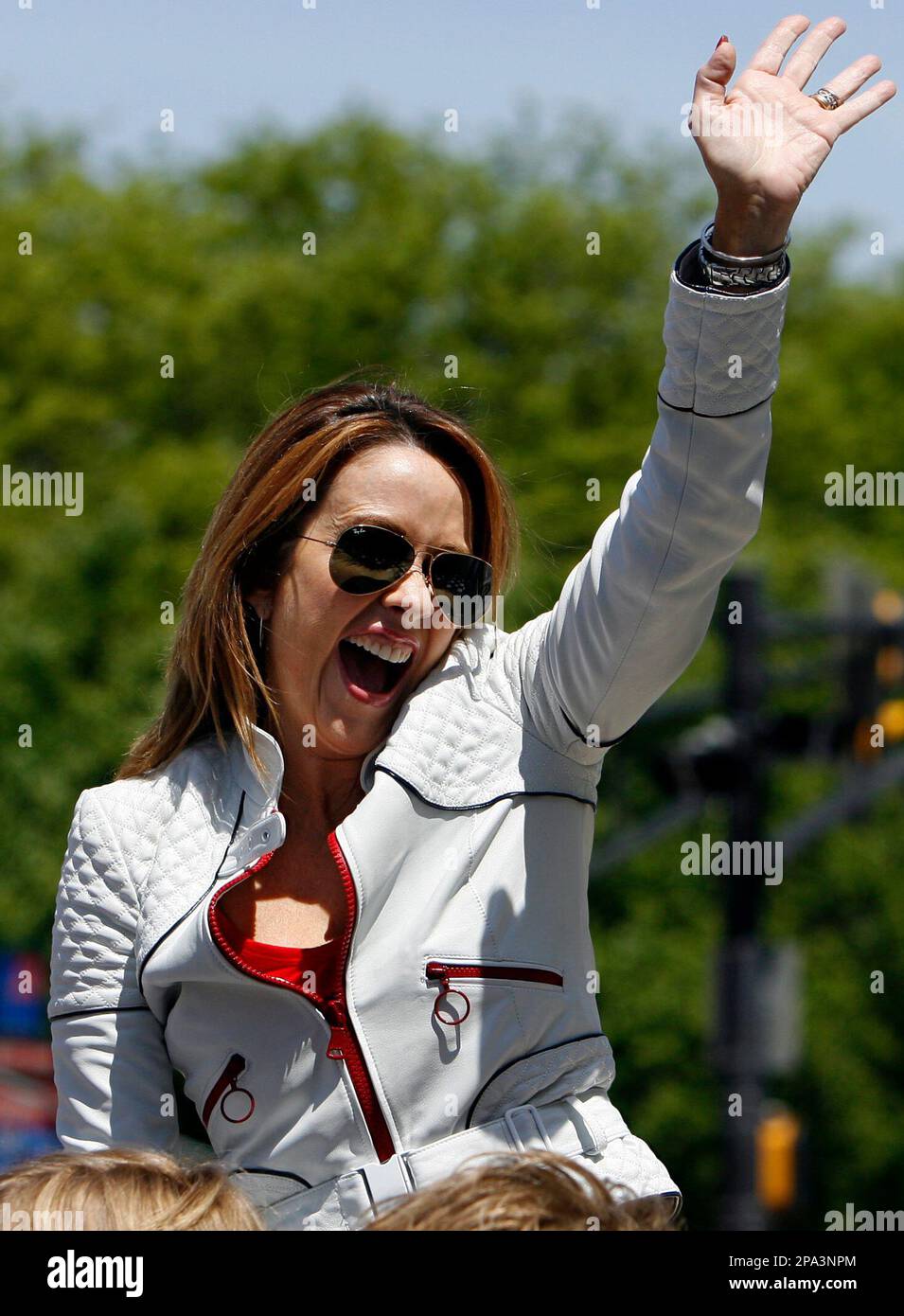 Actress Patricia Heaton waves to the crowd during the IRL 500 Festival ...