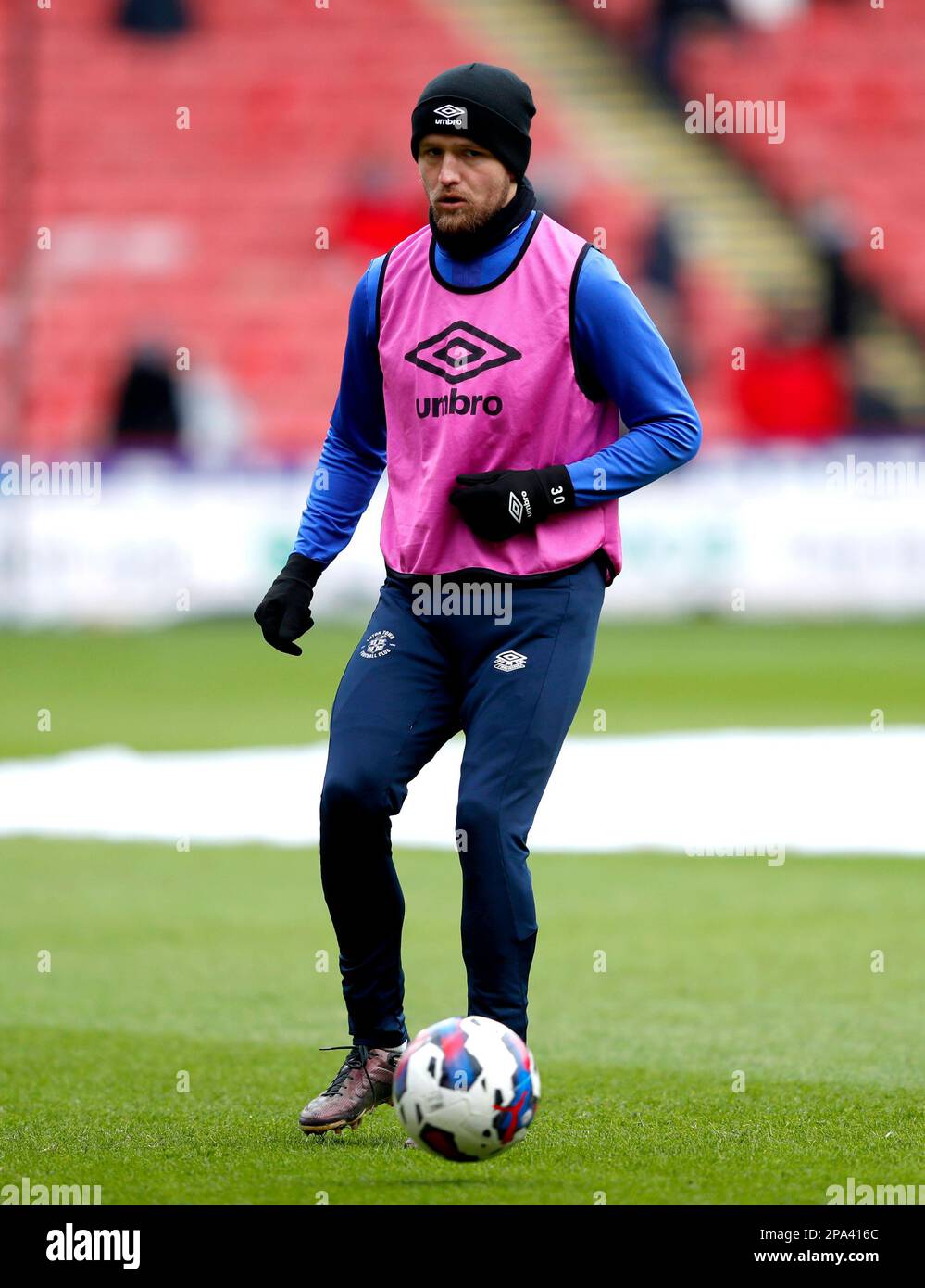Luke freeman sheffield united hi-res stock photography and images - Alamy