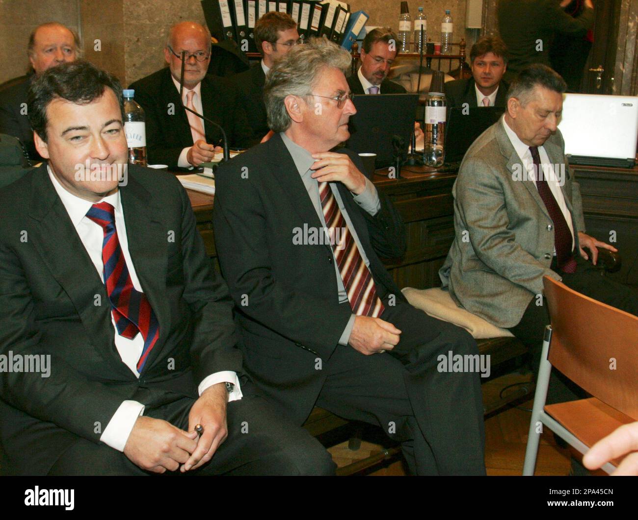 Investmentbanker Wolfgang Floettl, der fruehere Konsum-Generaldirektor ...