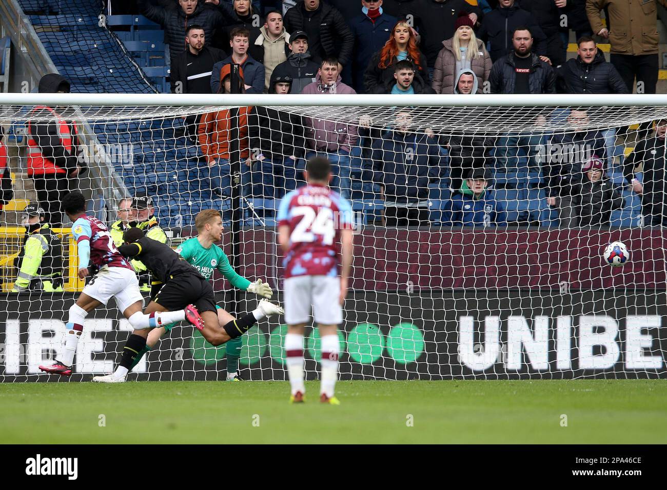 Burnley fc tella hi-res stock photography and images - Alamy