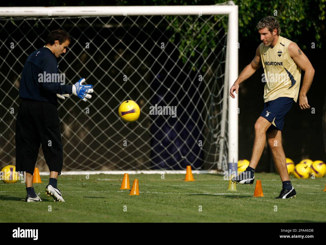 Boca Juniors' Martin Palermo, right, and Rodrigo Palacio practice ...