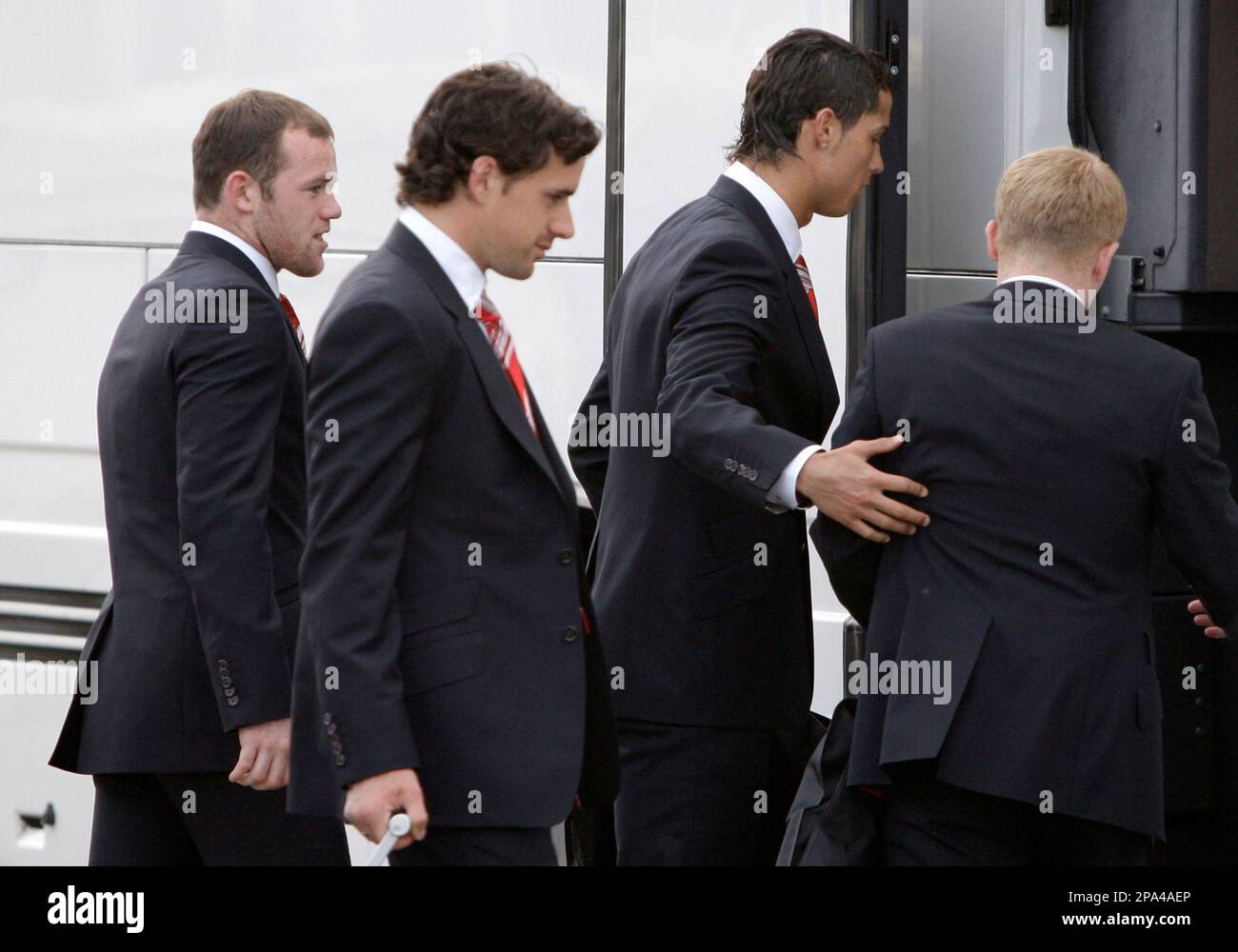 Manchester United players arriving in Moscow, Monday, May 19, 2008 ...