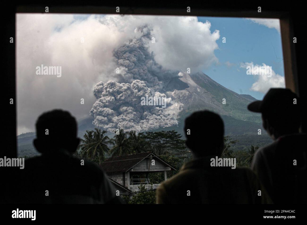 Magelang, Indonesia. 11th Mar, 2023. Volcanic materials spew out from ...