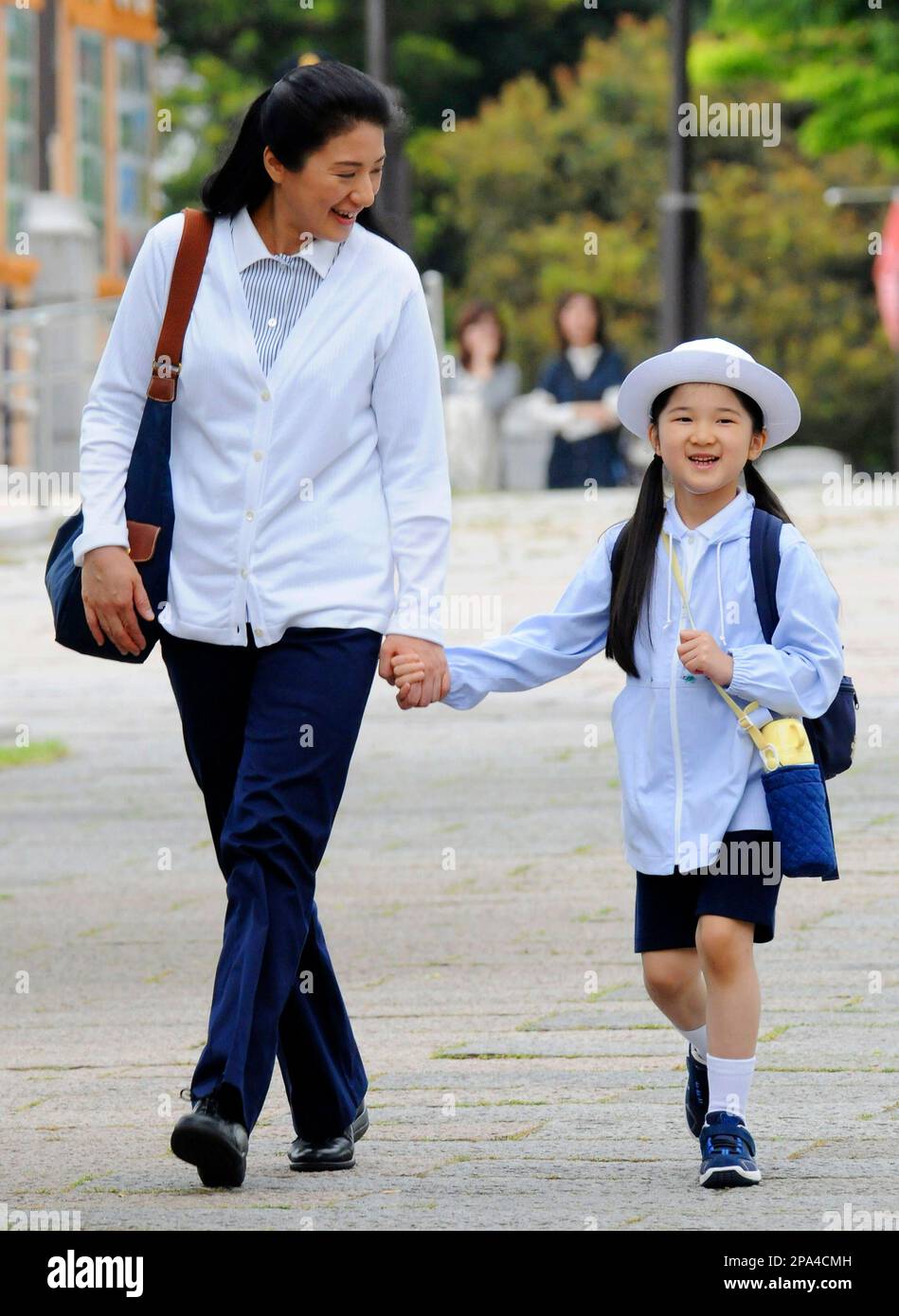 Japanese crown princess Masako and her daughter princess Aiko walk hand ...