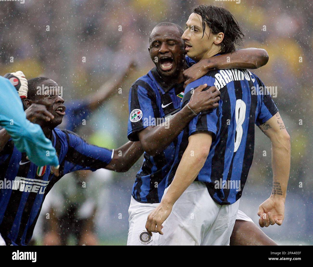 Inter Milan Swedish striker Zlatan Ibrahimovic, right, celebrates with ...