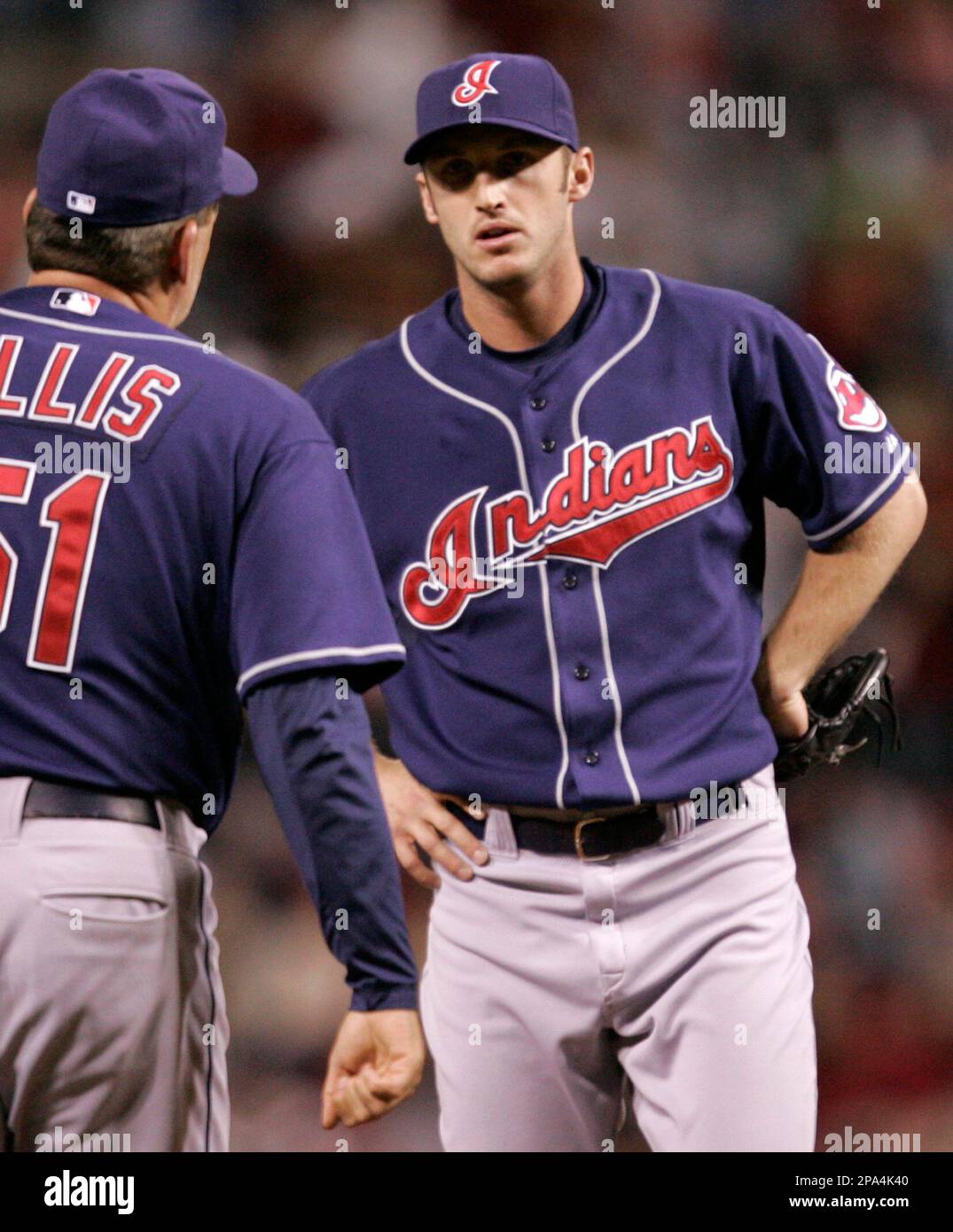 Cleveland Indians reliever Jensen Lewis, right, talks with pitching ...