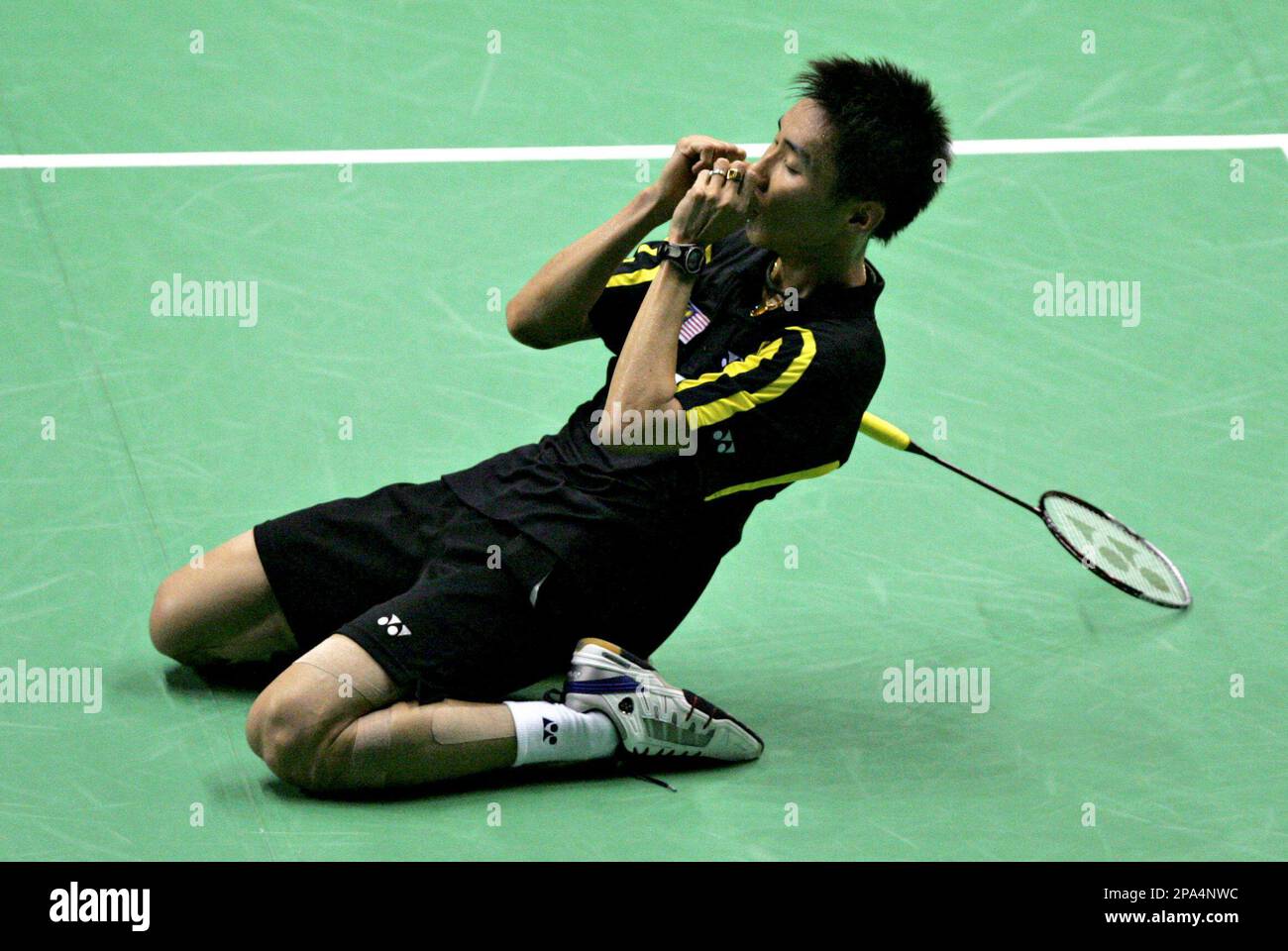 Malaysia's Lee Chong Wei celebrates his win over China's Dan Lin in ...