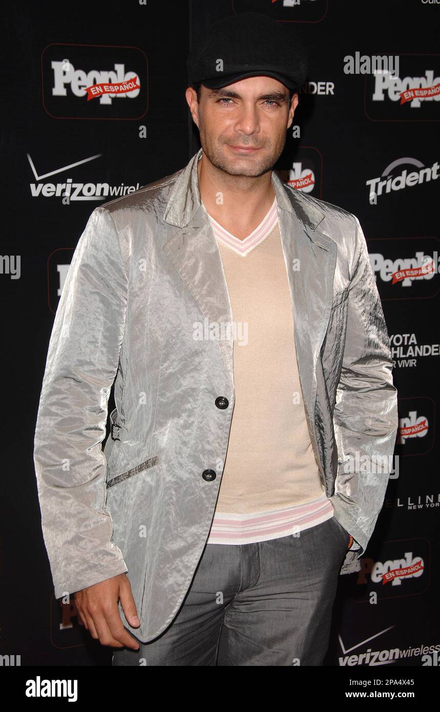 Actor Mauricio Islas arrives at the People en Espanol party ...