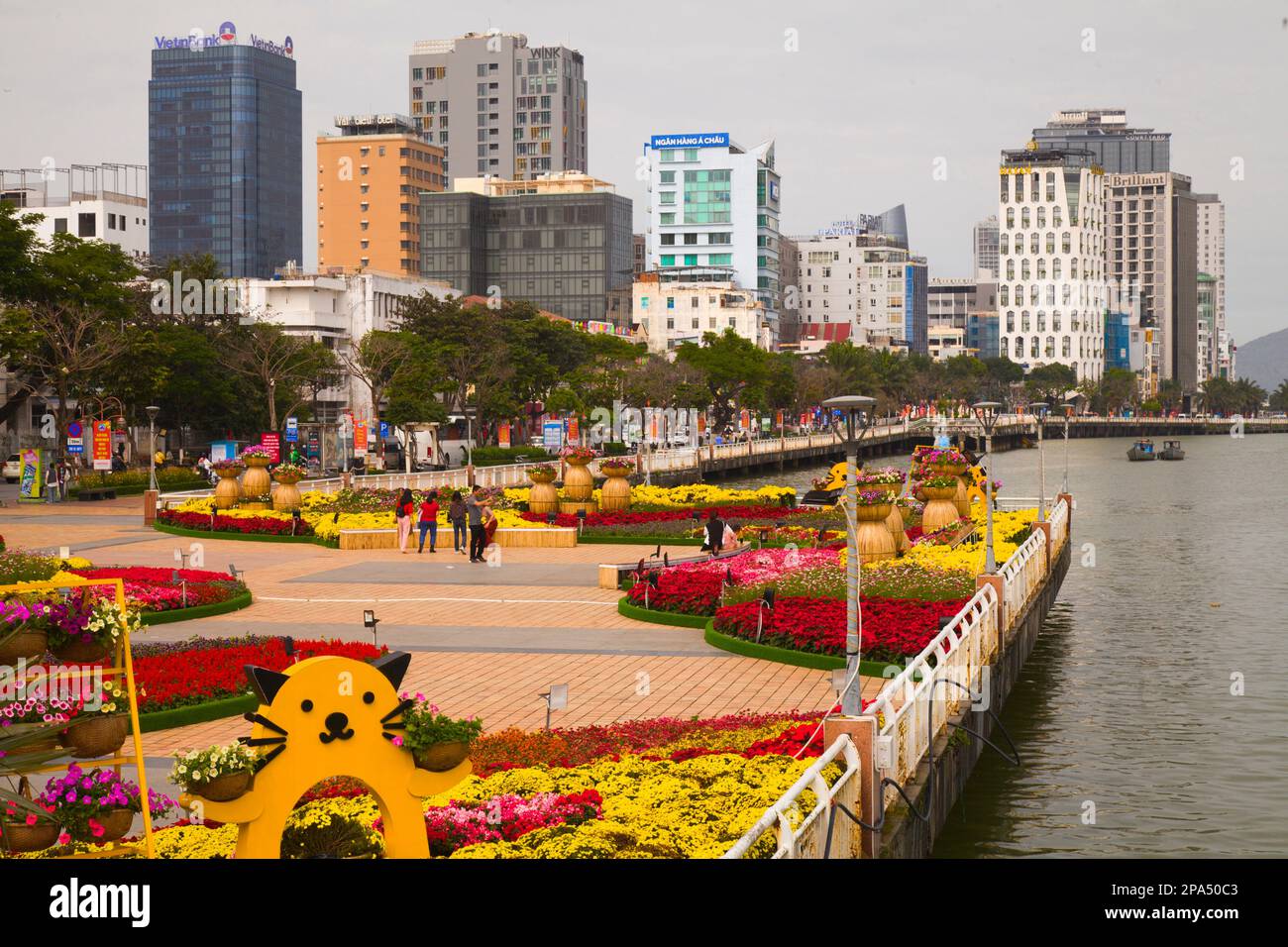 Vietnam, Da Nang, skyline, Bach Dang, riverside park, Han River Stock ...