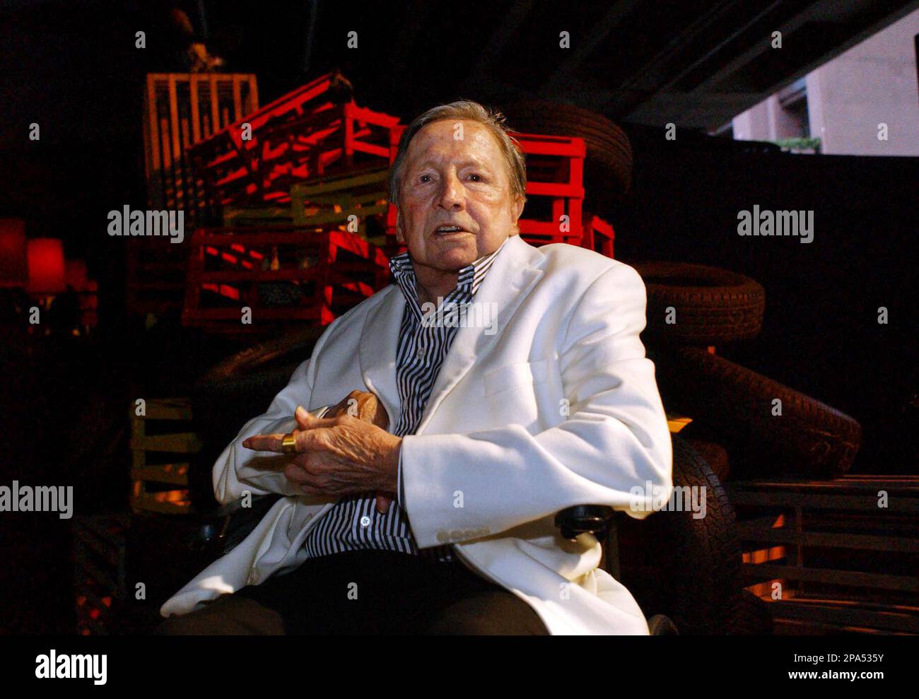 ** FILE ** In this Friday, May 19, 2006 file picture, artist Robert ...