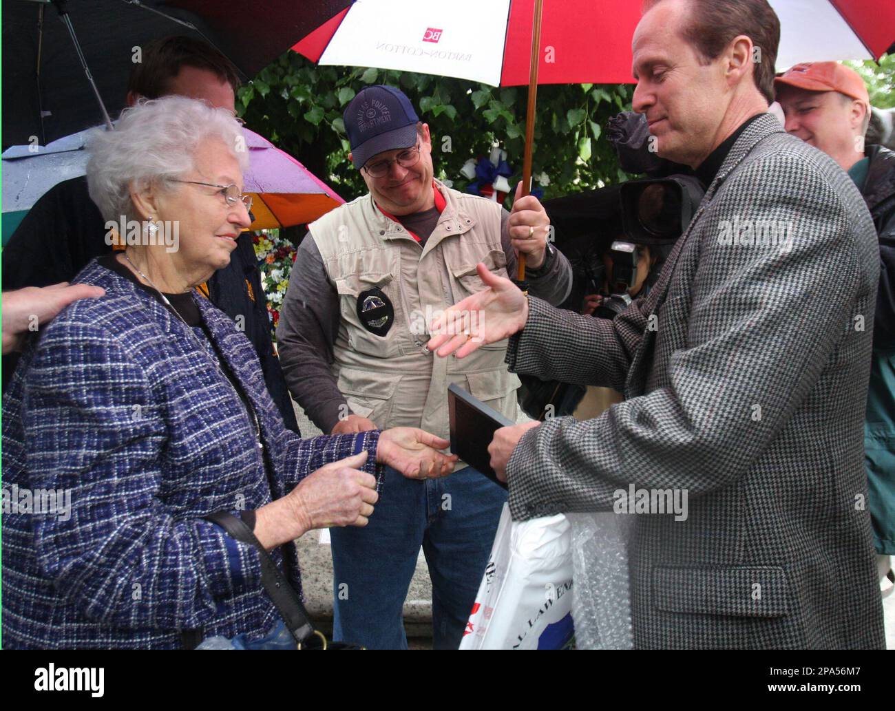 Marie Tippit, the widow of former Dallas Police Officer J.D. Tippit ...