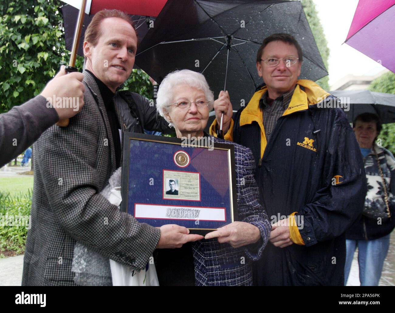 Marie Tippit, the widow of former Dallas Police Officer J.D. Tippit ...