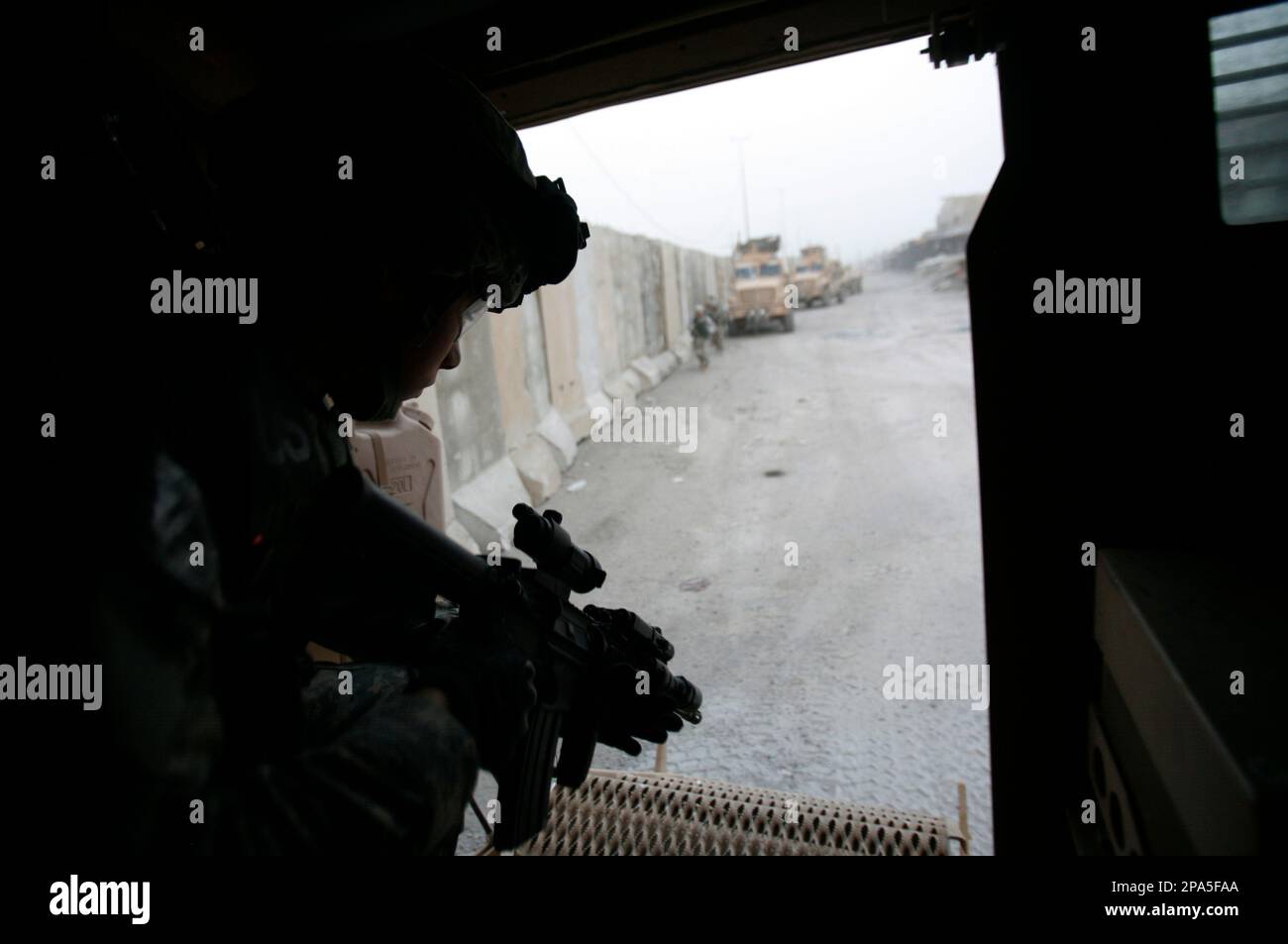 U.S. Army soldiers from the 3rd Special Troops Battalion, 3rd Brigade ...
