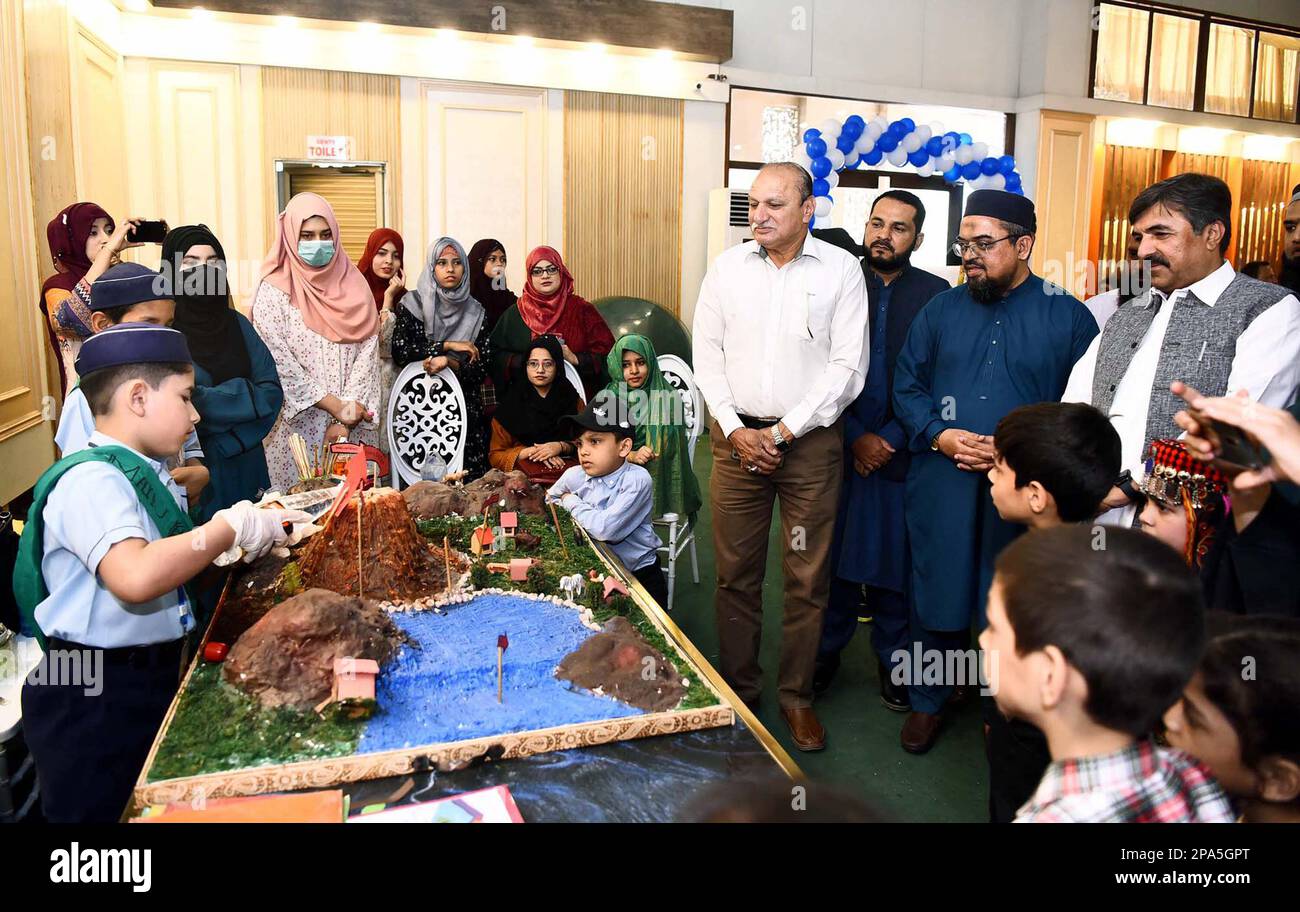 Visitors take keen interest at stalls during Science and Arts ...