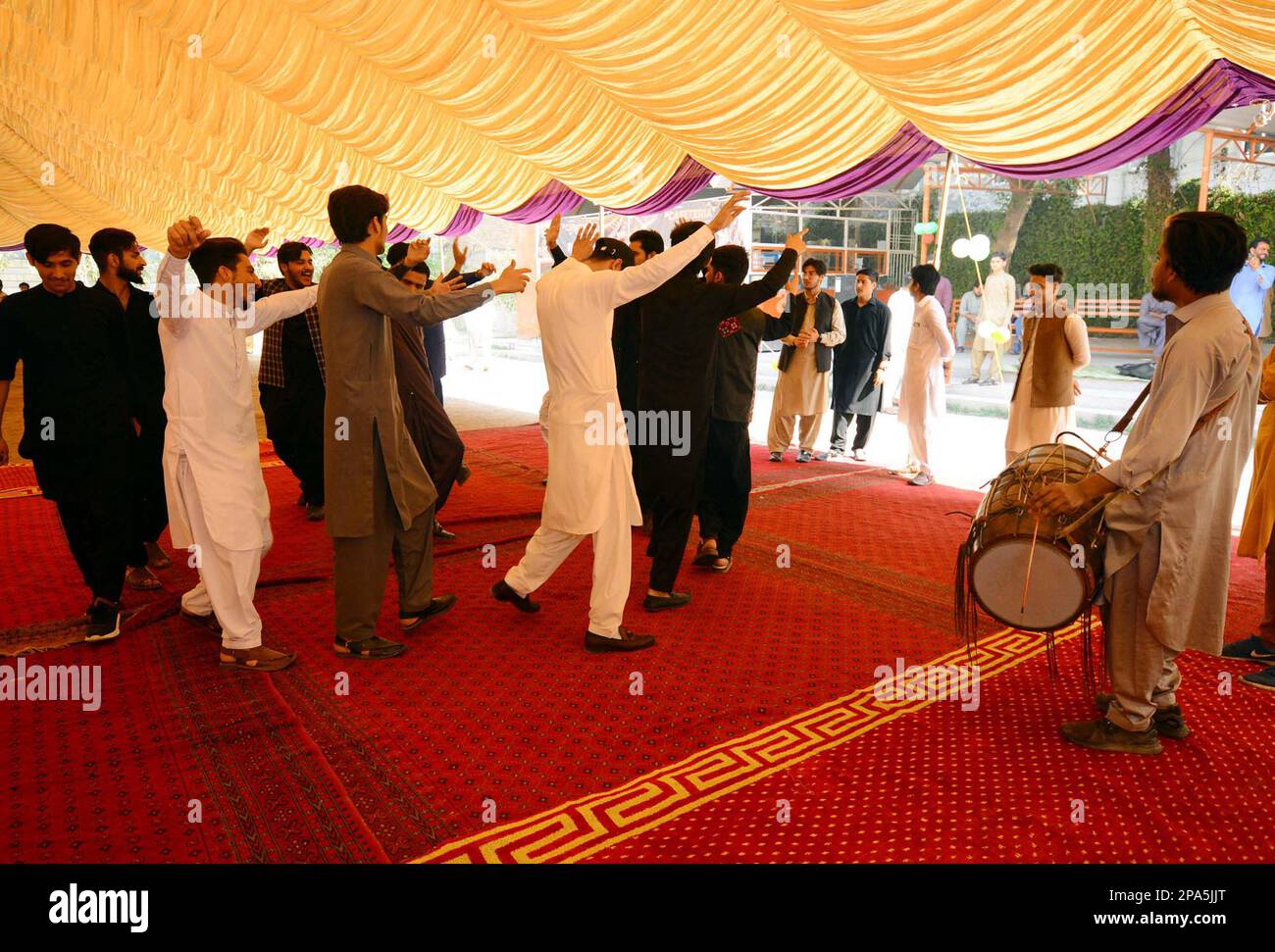 Students are enjoying during Spring Festival of Peshawar Model Degree ...