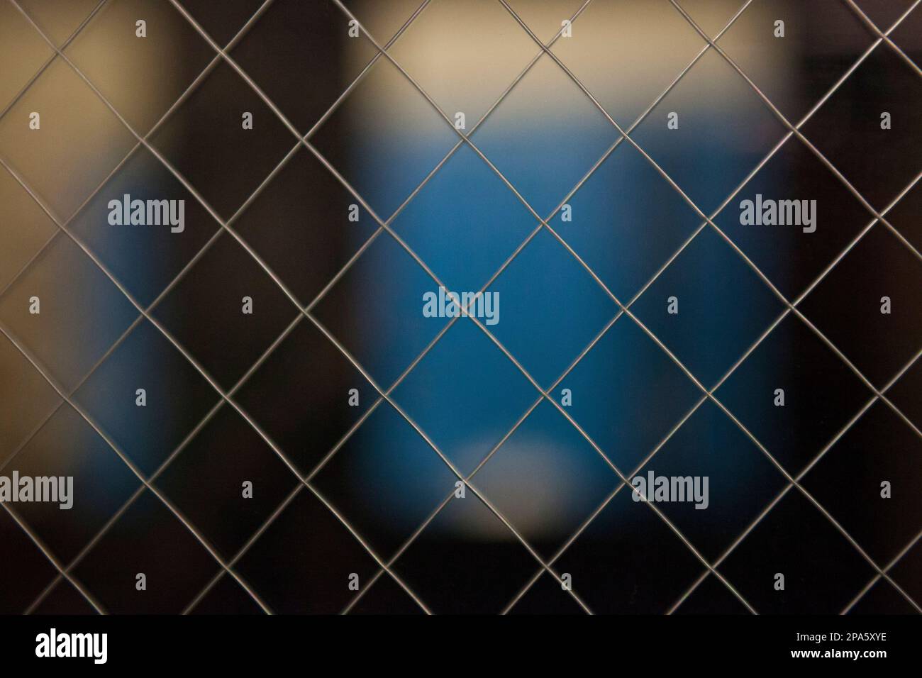 Empty wire hi-res stock photography and images - Alamy